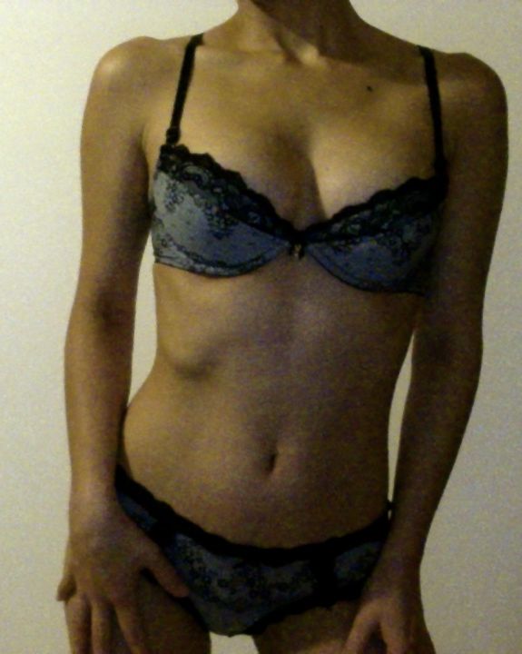 How about this 25 year old Puerto Rican gf? | Scrolller