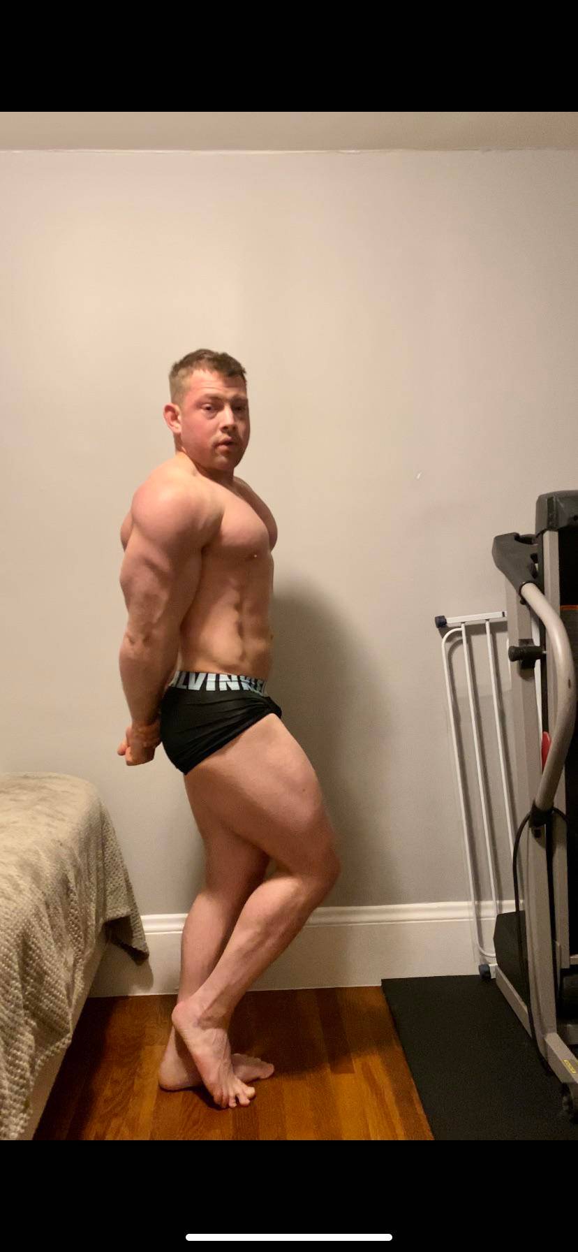 Flexing for Friday [m] | Scrolller