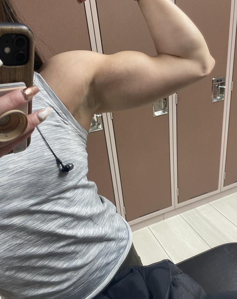 How are my arms looking?! | Scrolller