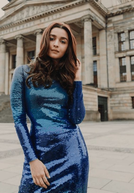 How can one resist her | Scrolller