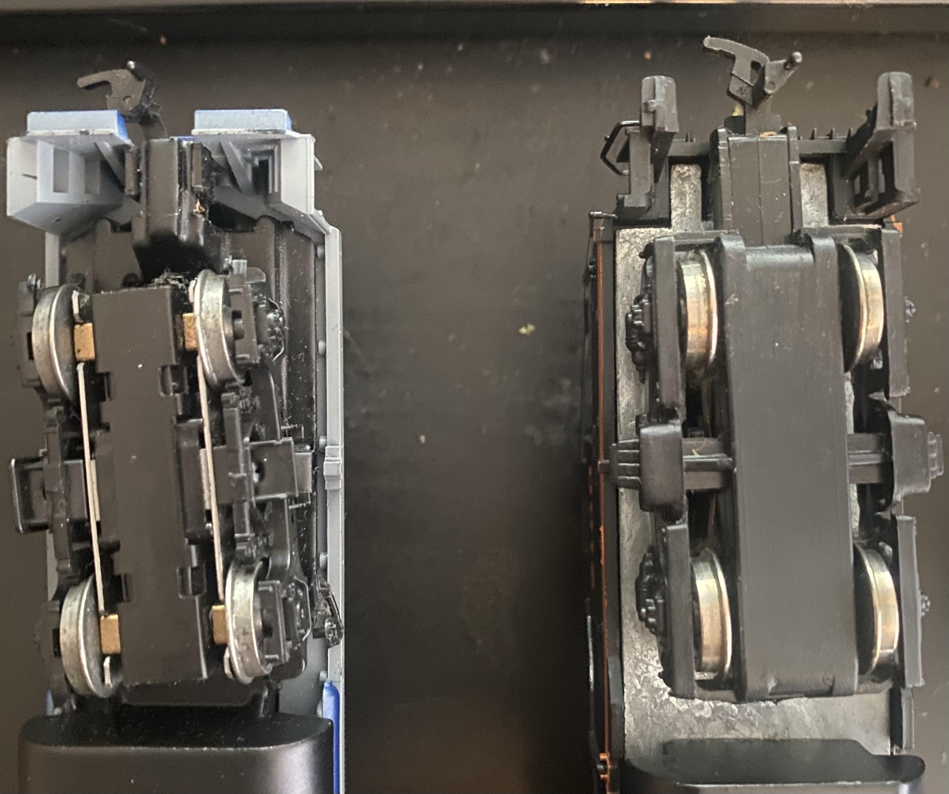 How do I remove these couplers? | Scrolller