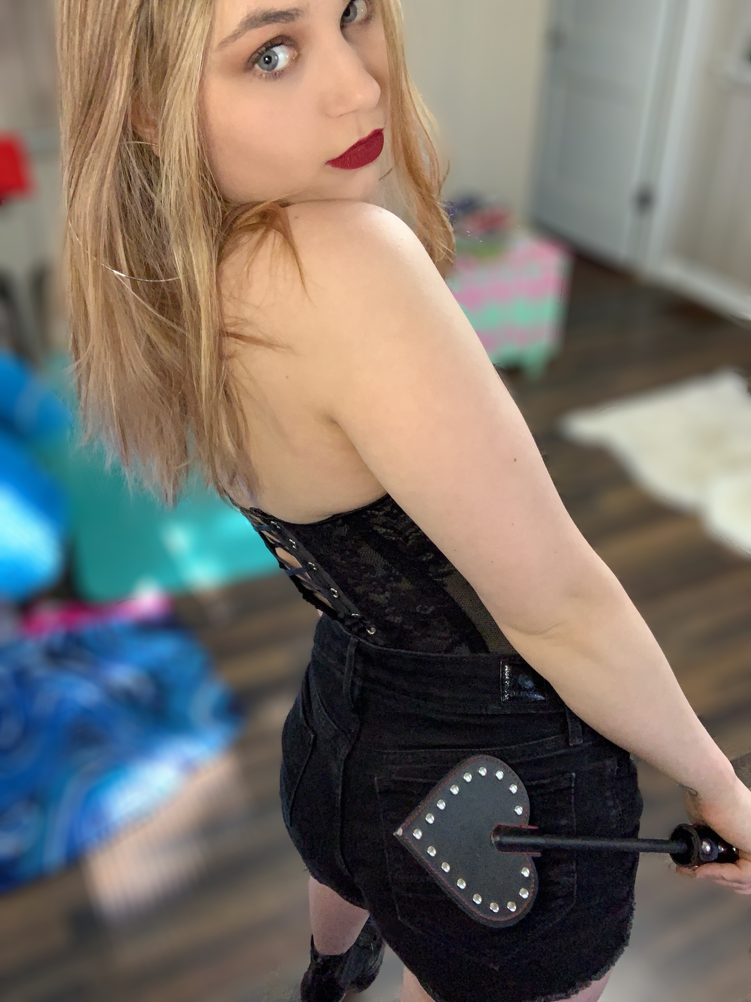 how do we feel about edgy blondes?? | Scrolller