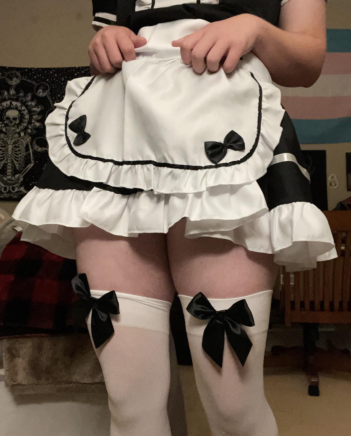 How’s the view down there? | Scrolller