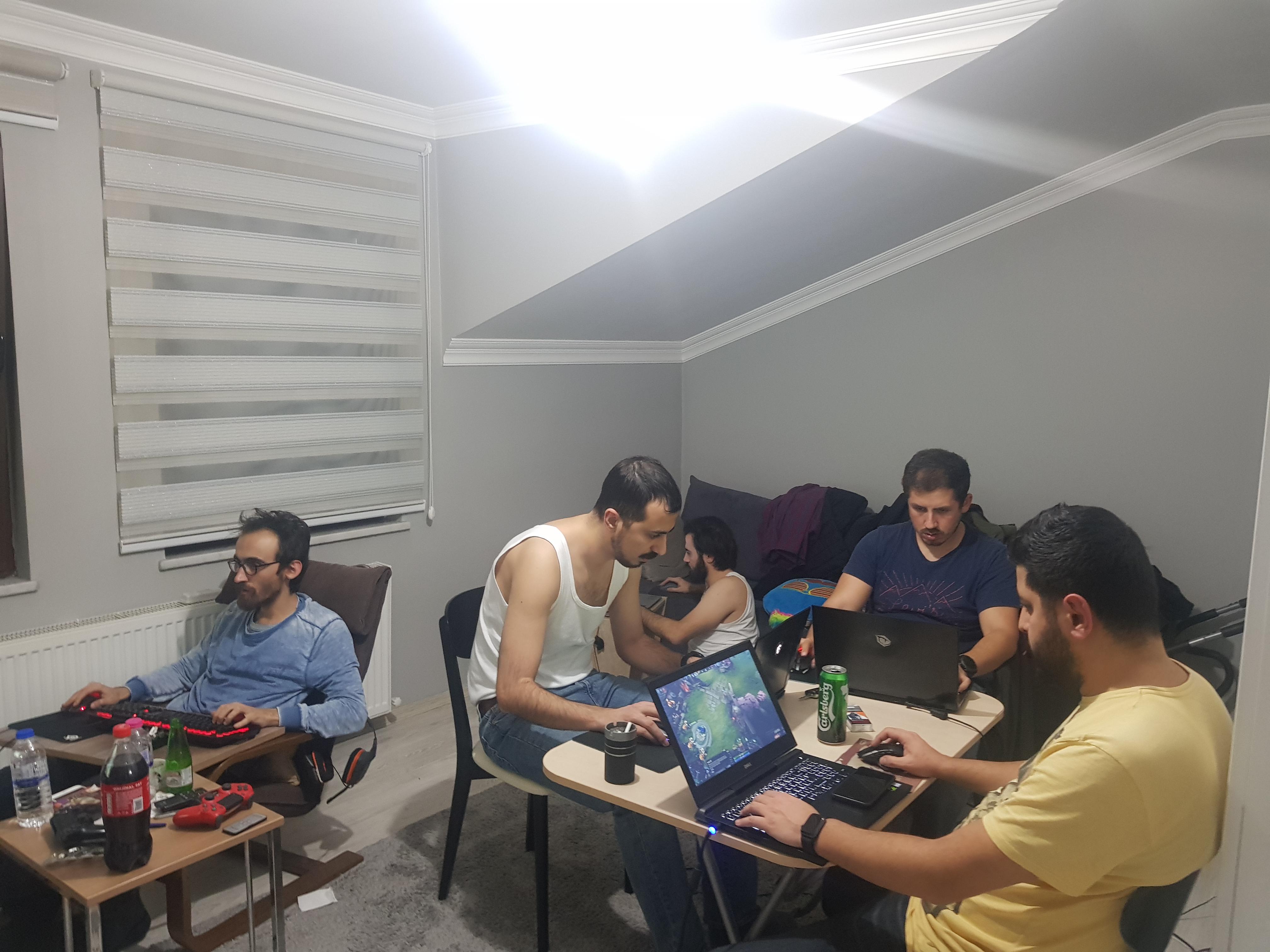 How says lan parties are dead? | Scrolller