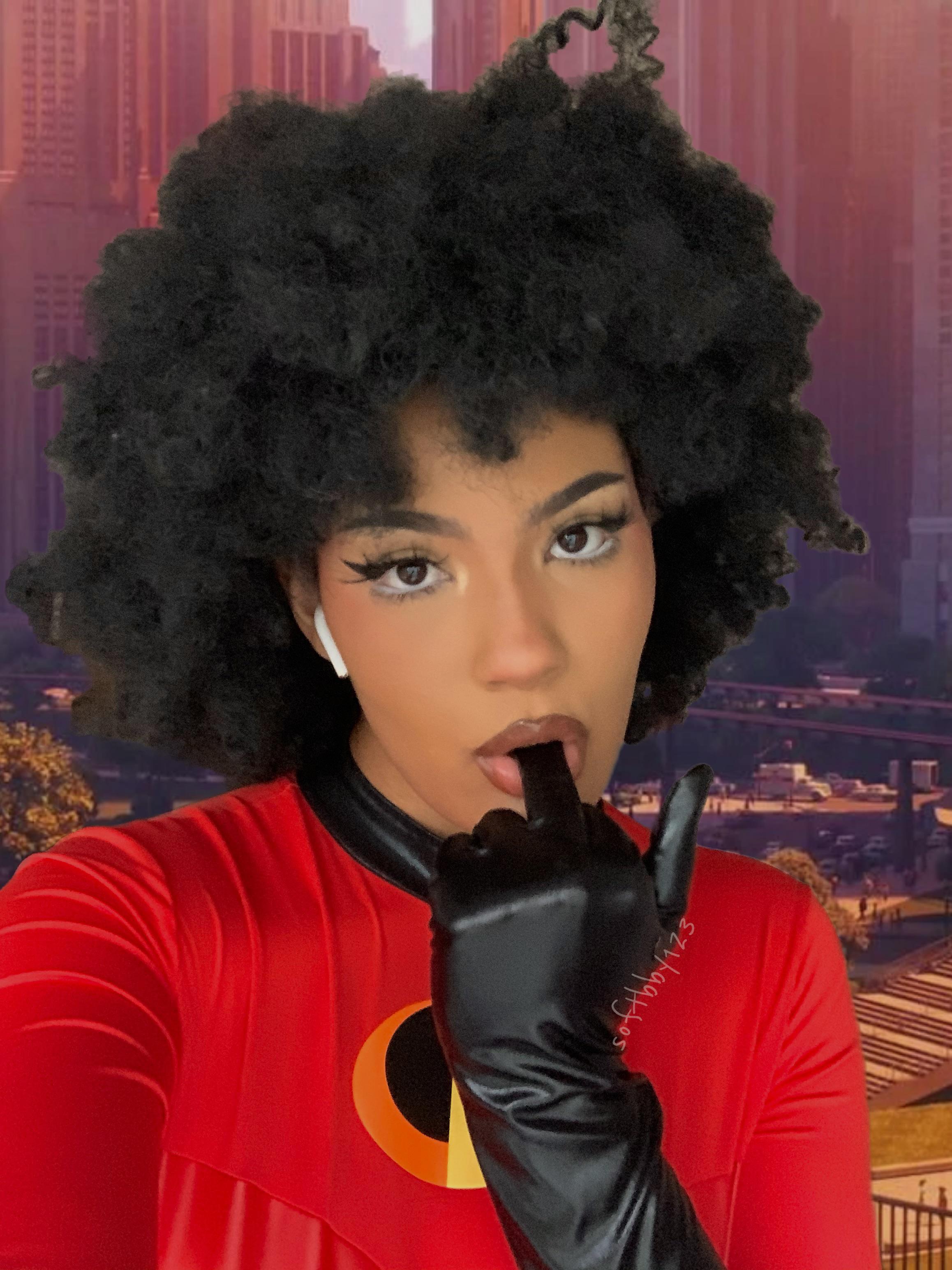 How we feeling about the costume? | Scrolller