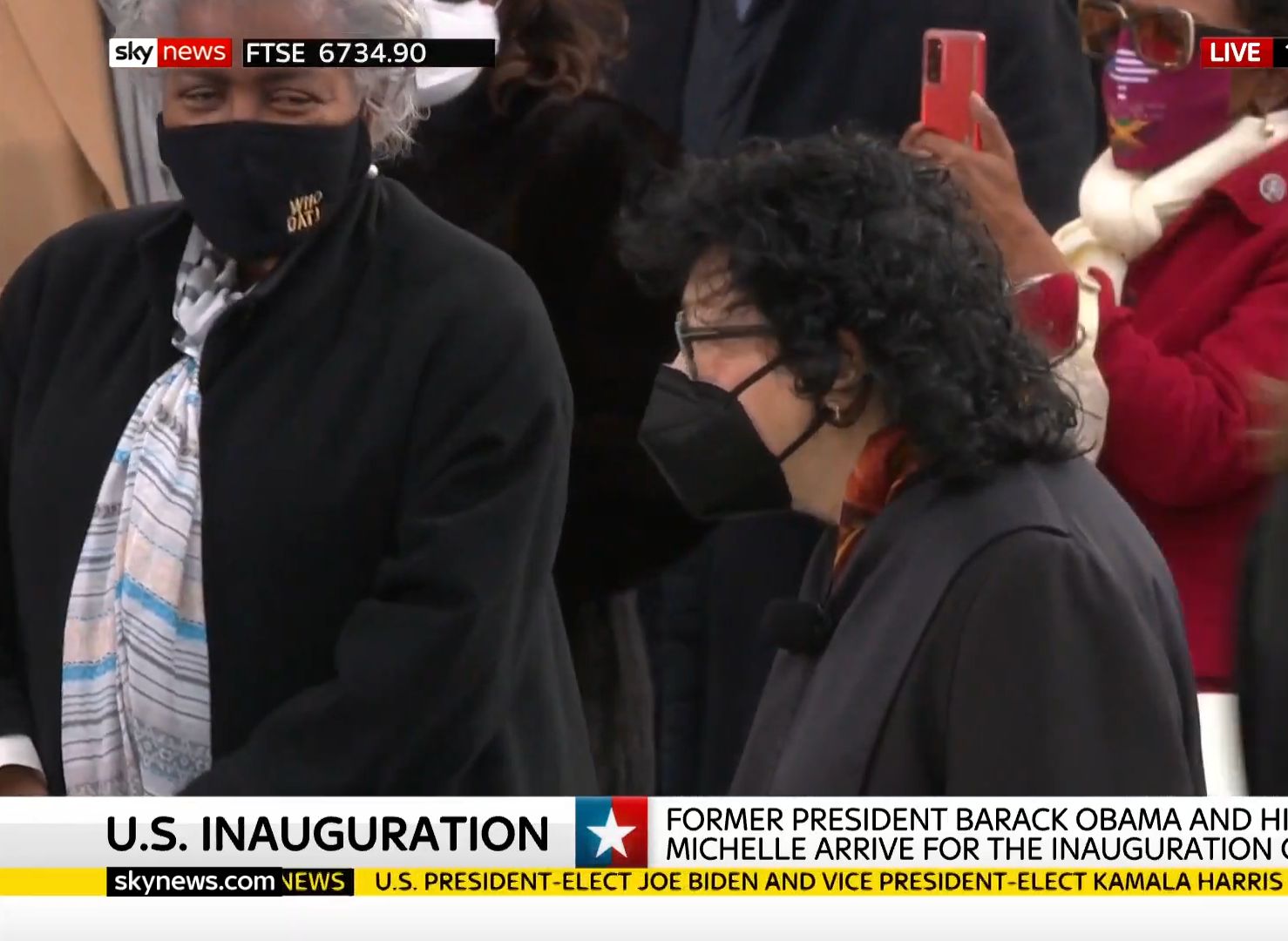 Howard and Robin at the inauguration today | Scrolller