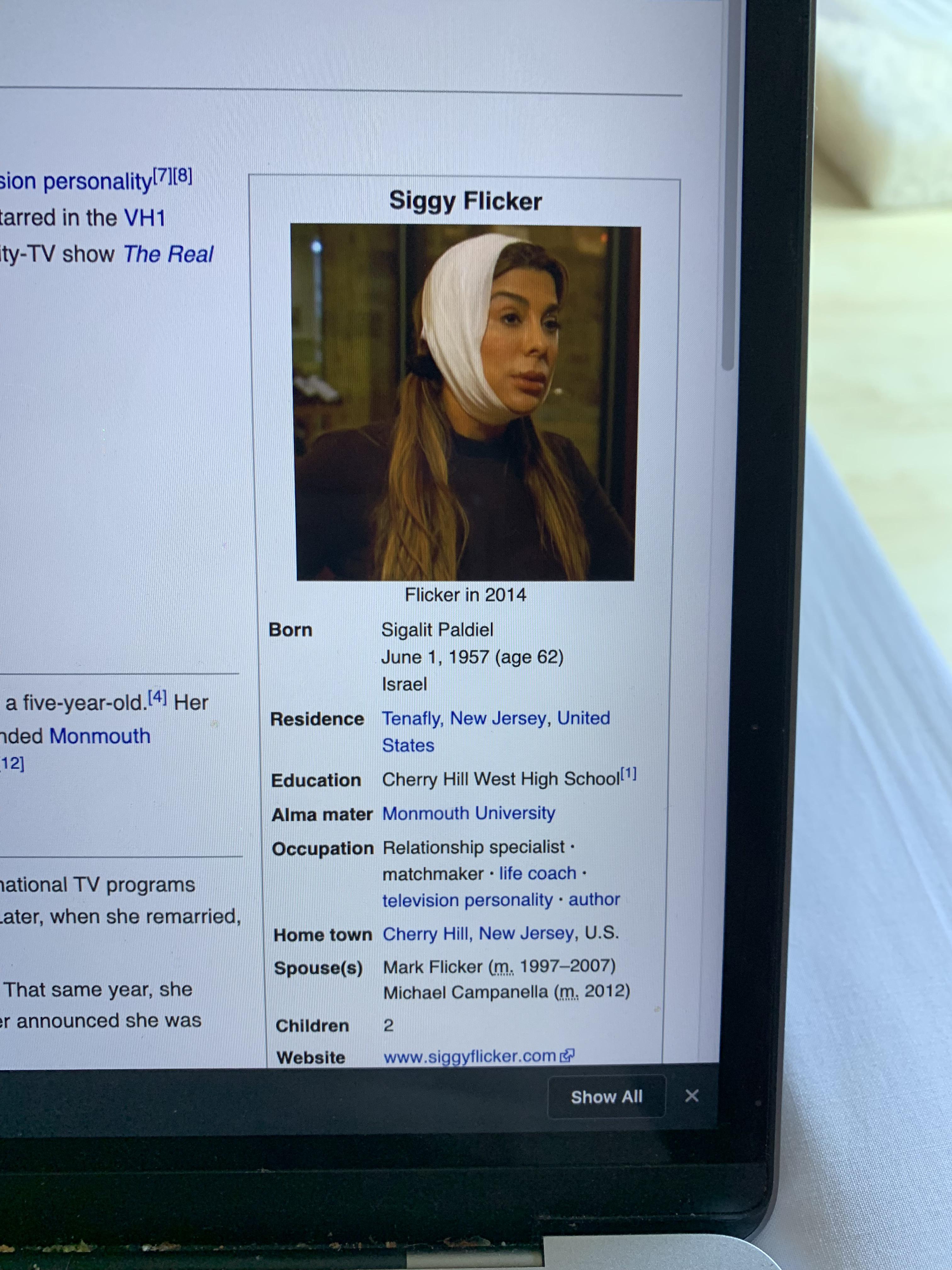 HOWLING!! | Scrolller