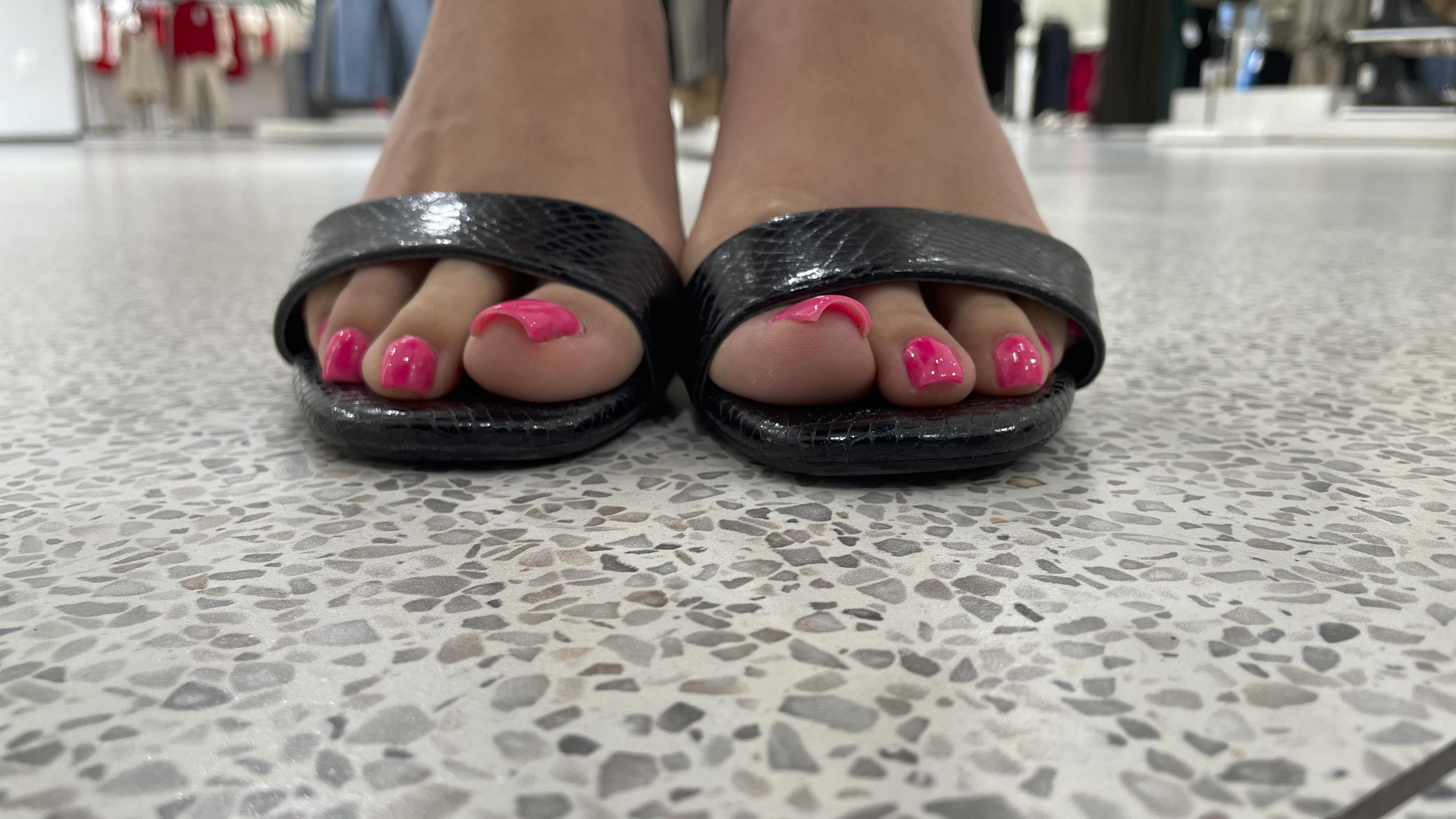 How's The View Down There? | Scrolller