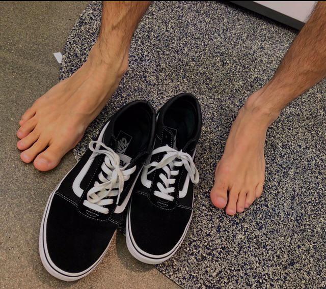 Hubby got new kicks. | Scrolller