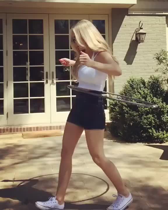 Hula hoop (GIF) | Scrolller