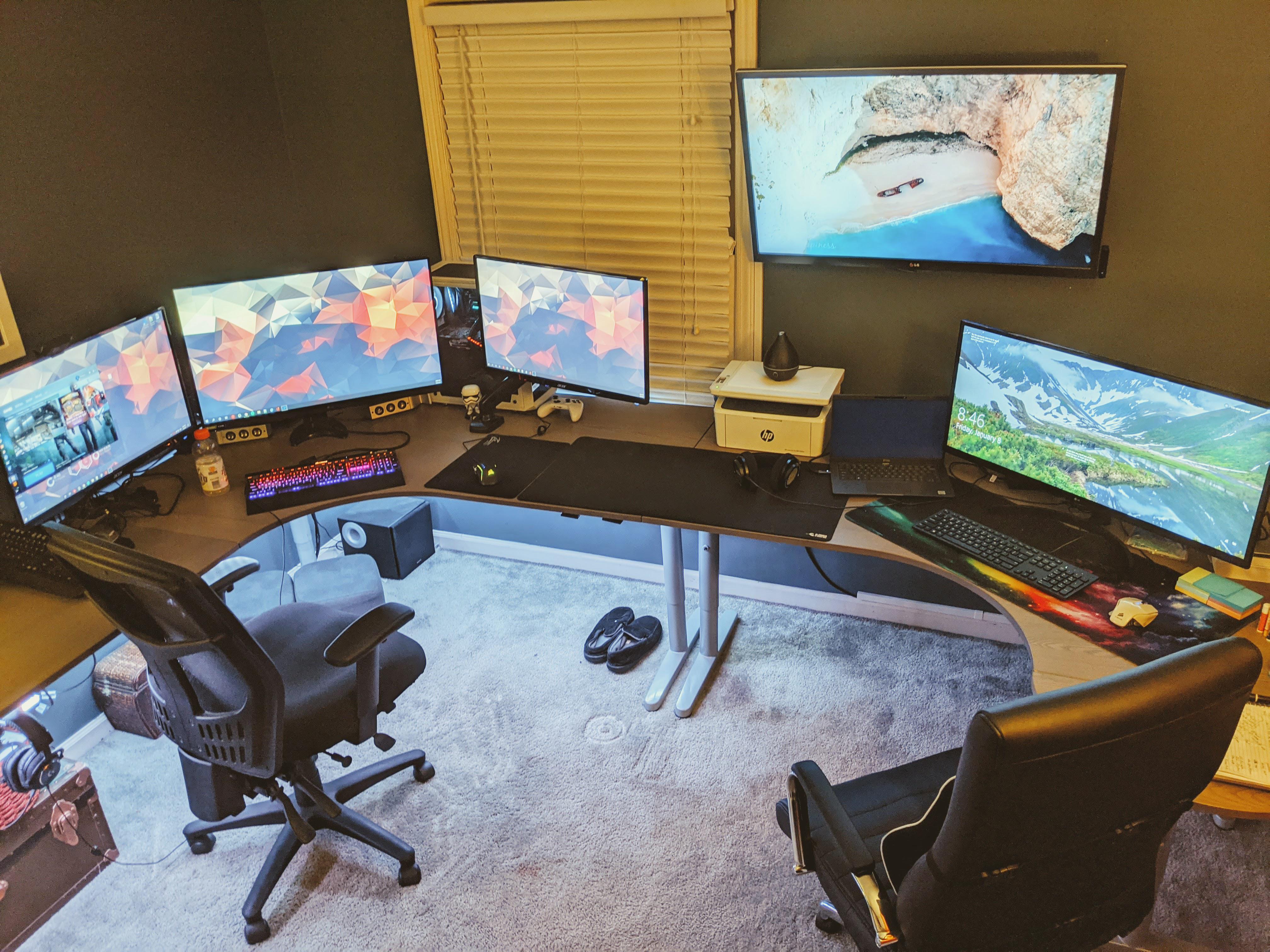 Husband + Wife setup | Scrolller