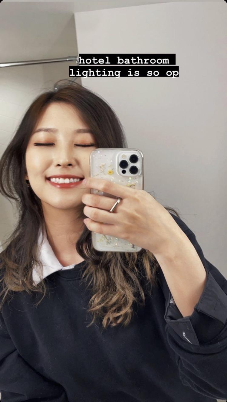 Hyoon Selfie | Scrolller