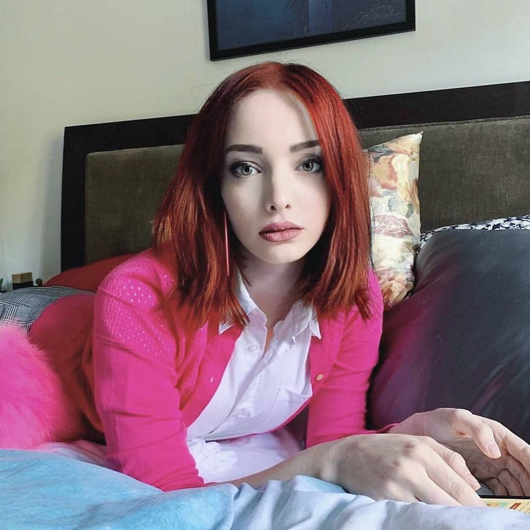 Hypnotic look | Scrolller