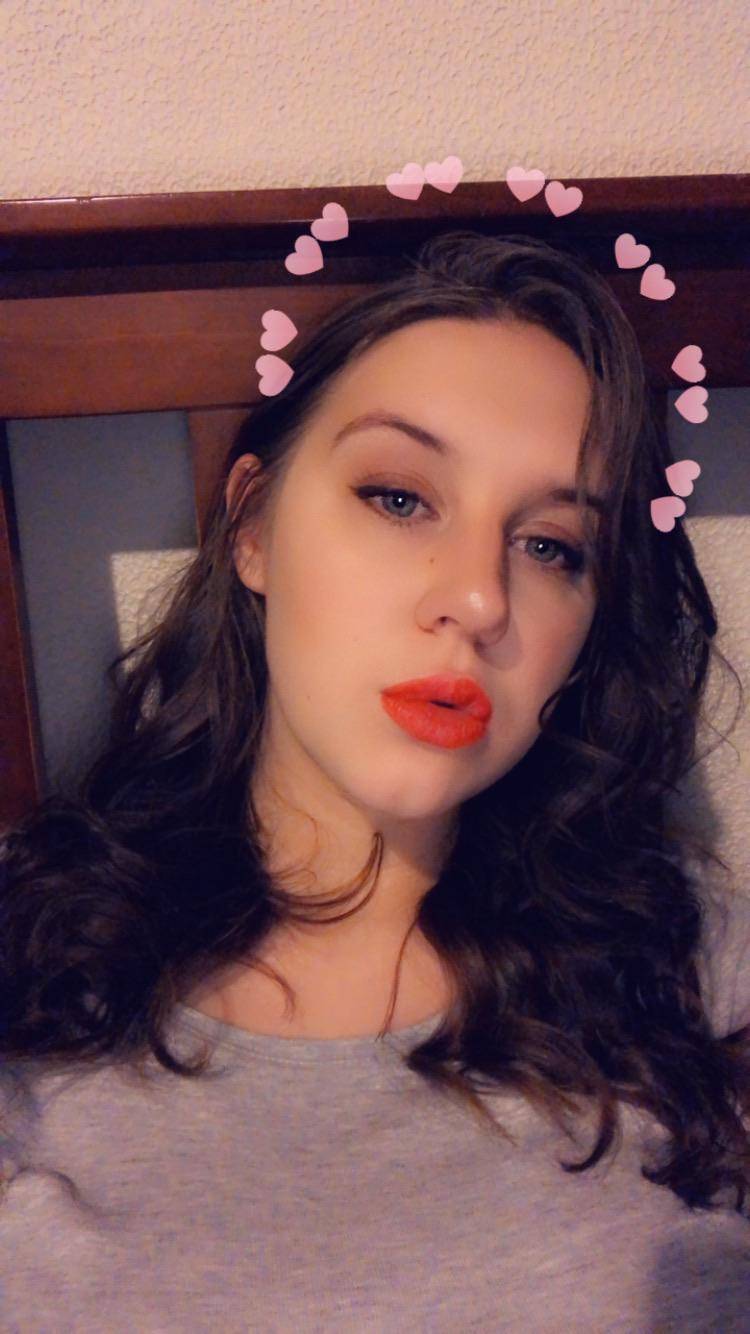 I 20f Hardly Ever Do My Makeup But Isolation Has Given Me Alllllll