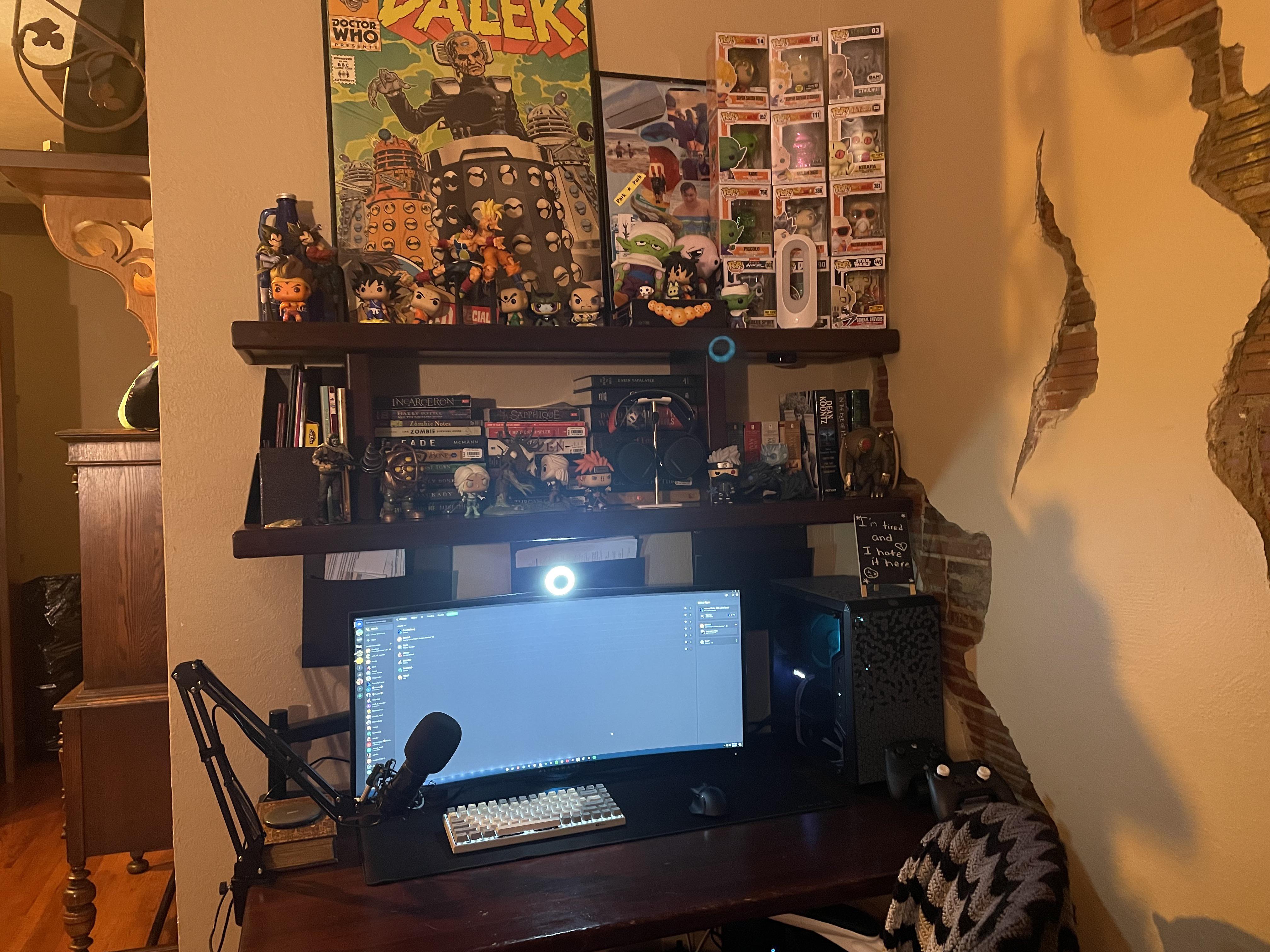 I call this cluttercore | Scrolller