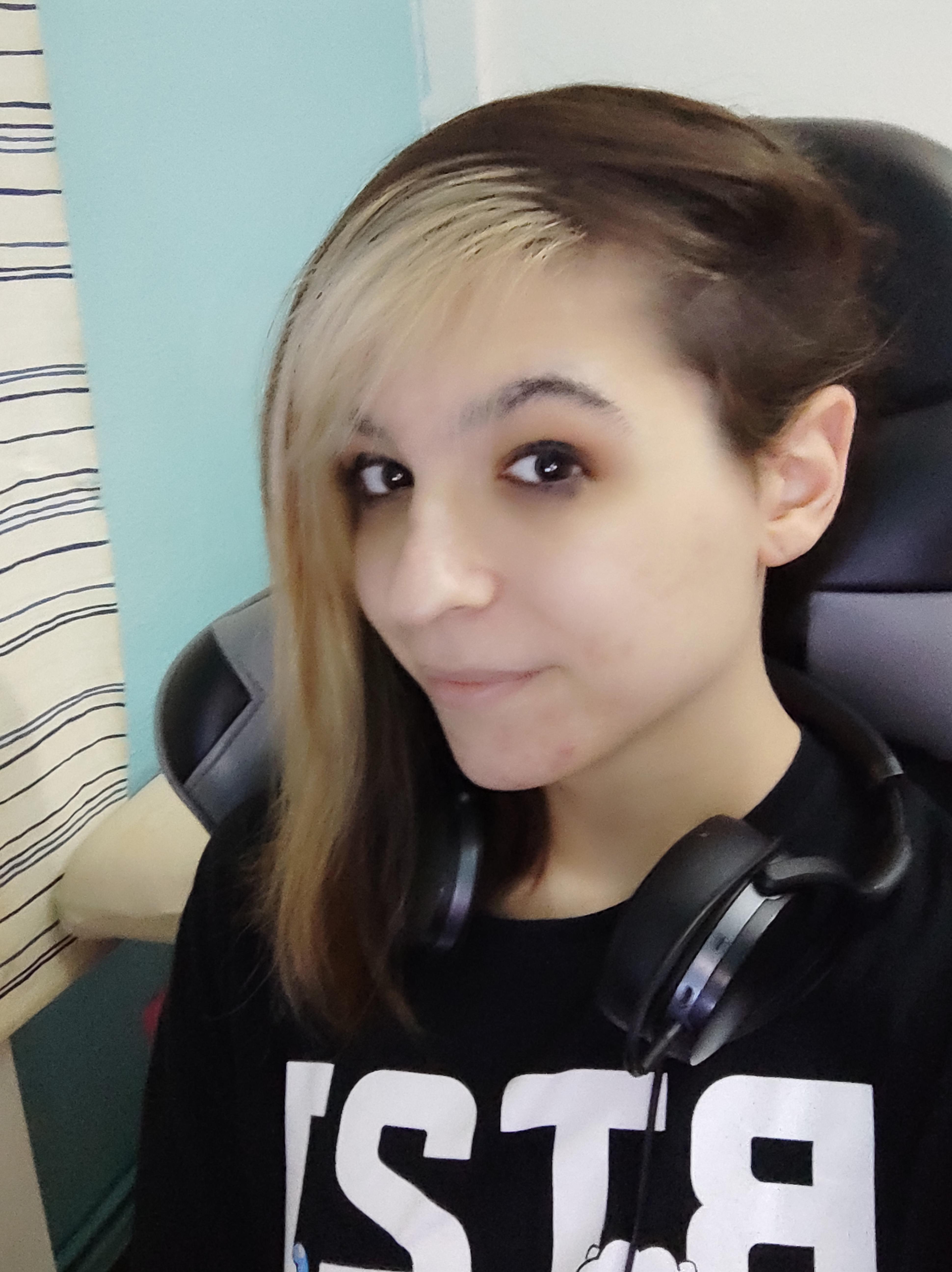 I Copied My Wifes Hairstyle Scrolller