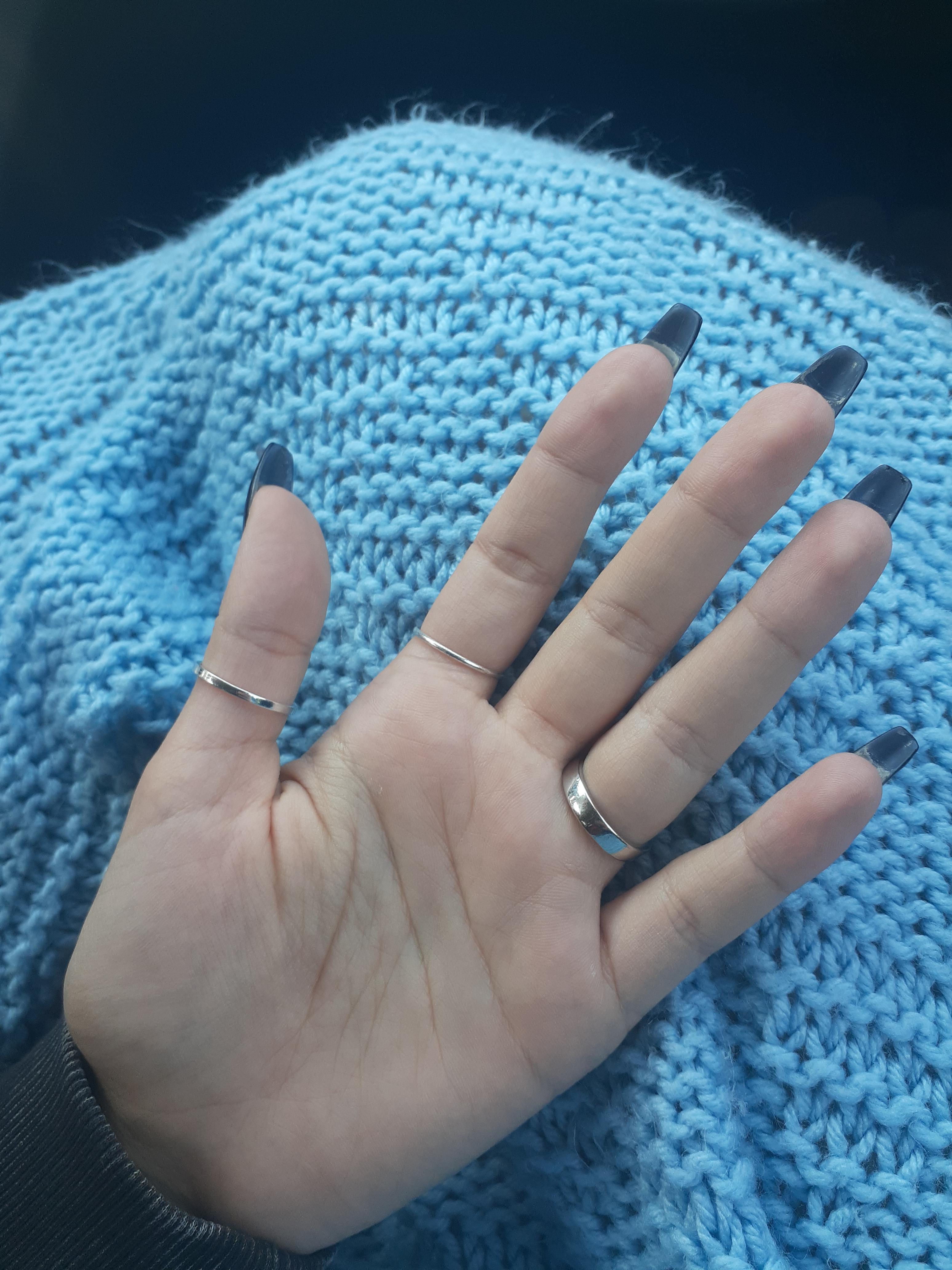 I could use a hand massage right now🖤DMs welcome | Scrolller