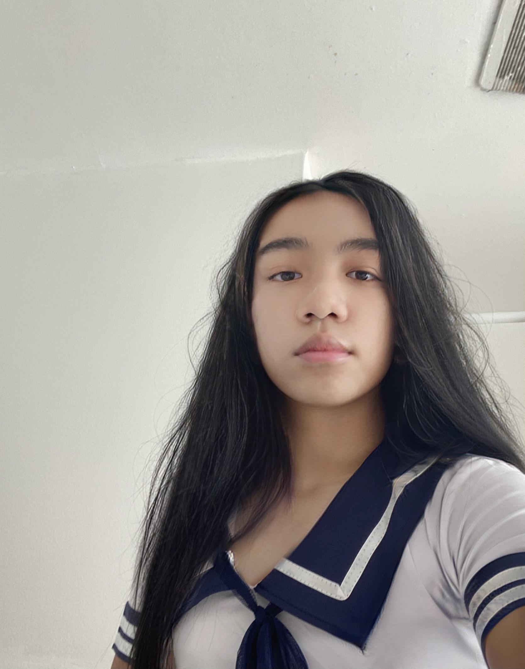 I couldn’t please females so I decided to become one and please alpha men instead :3 | Scrolller