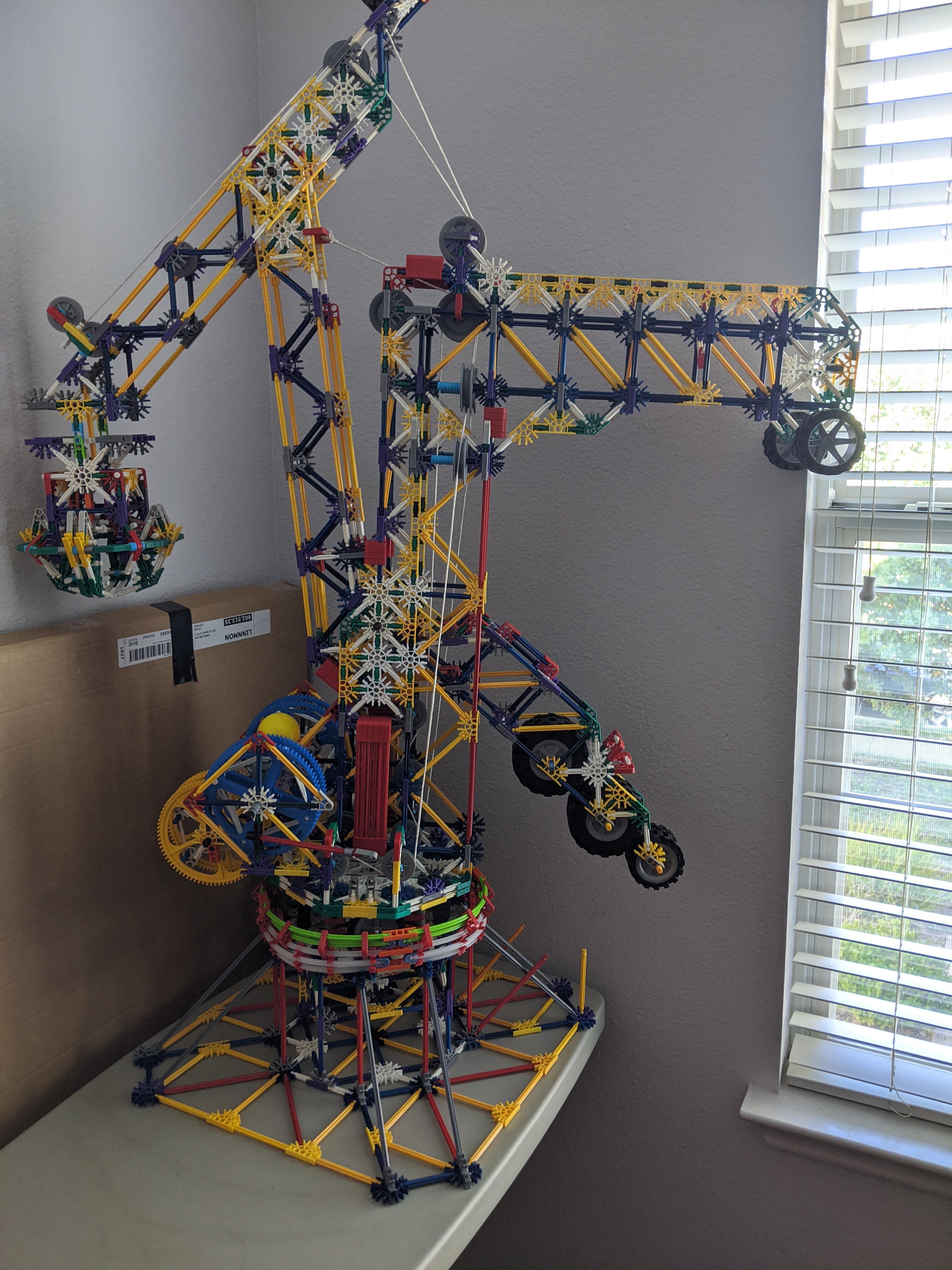 I created a fully functional claw arm that can rotate 360 | Scrolller