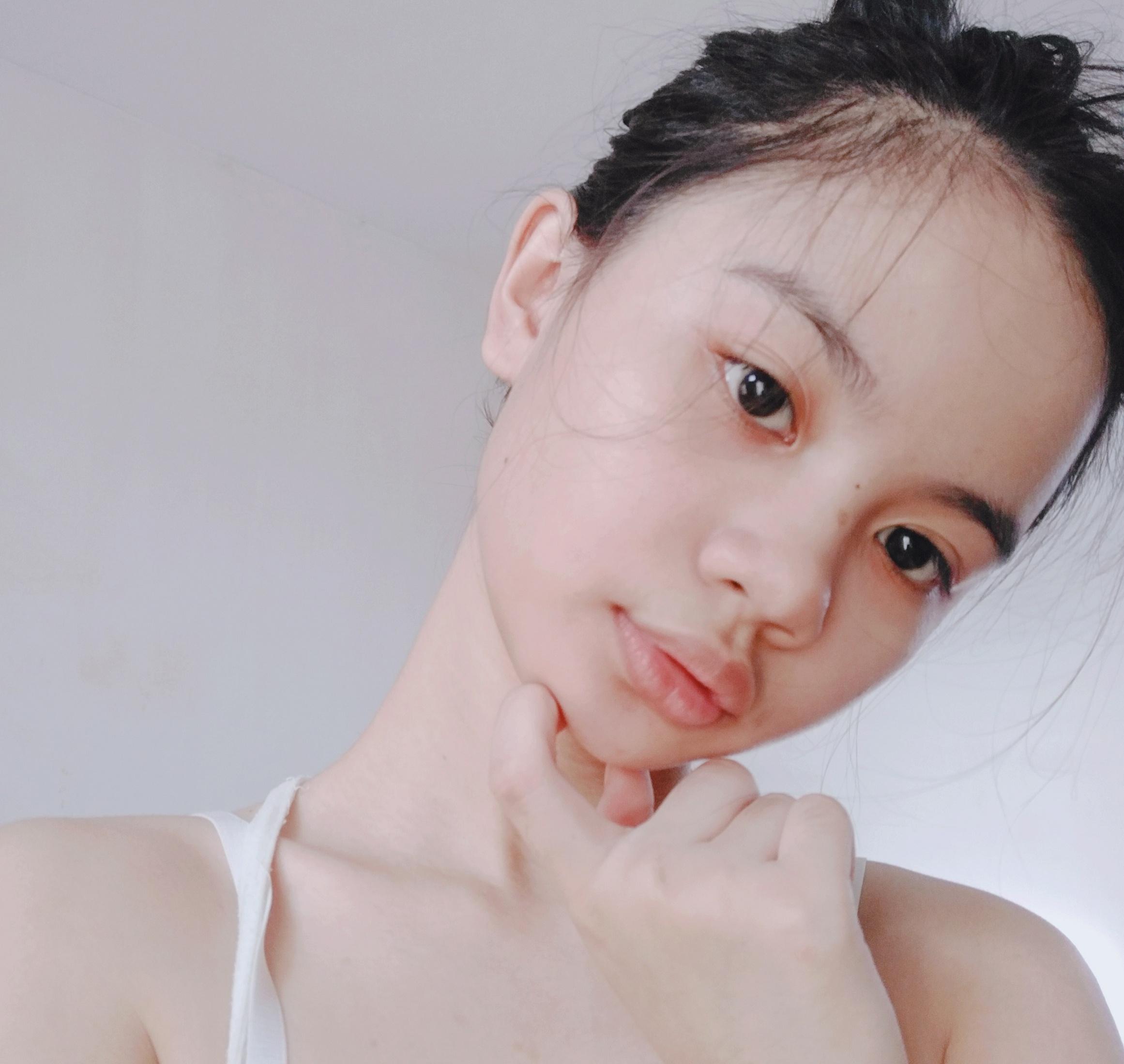 i do be looking pale doe | Scrolller