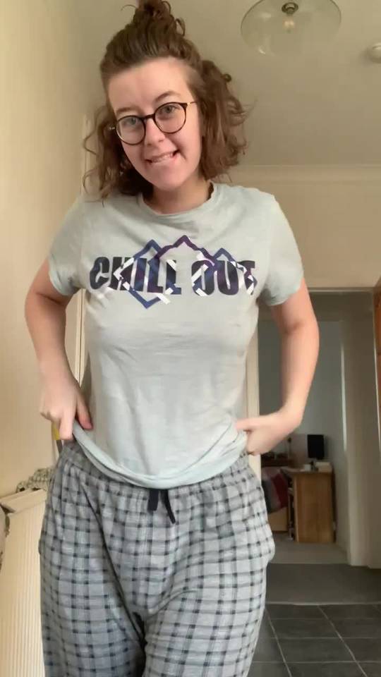 My hips look bigger in the morning. Here, let me show you. | Scrolller