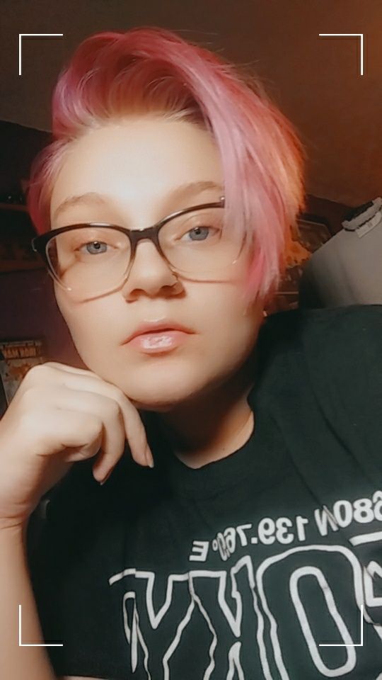 I heard y'all like girls with glasses. Unfortunately I'm legally blind without and don't like ...