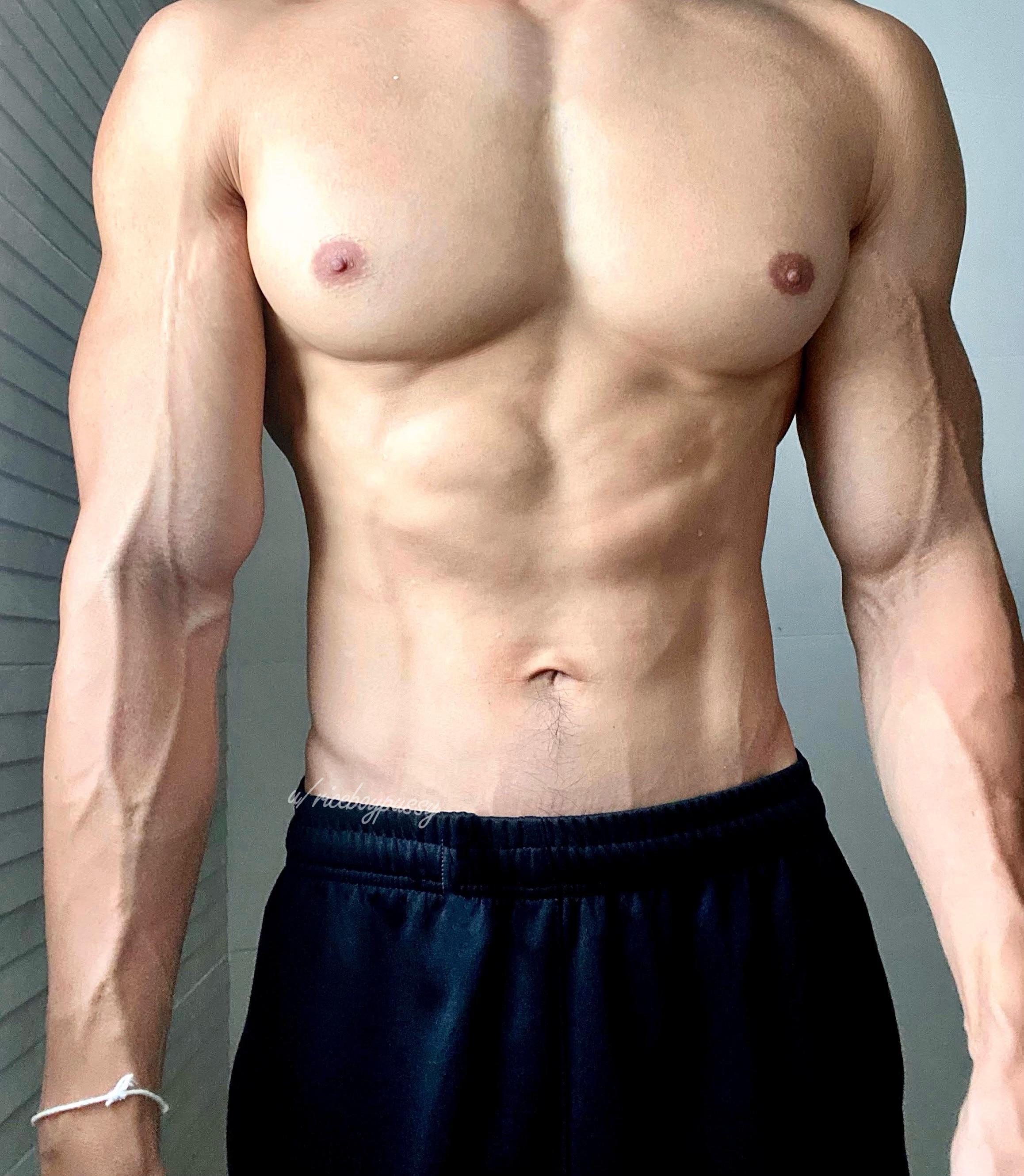 I heard you like veiny forearms | Scrolller