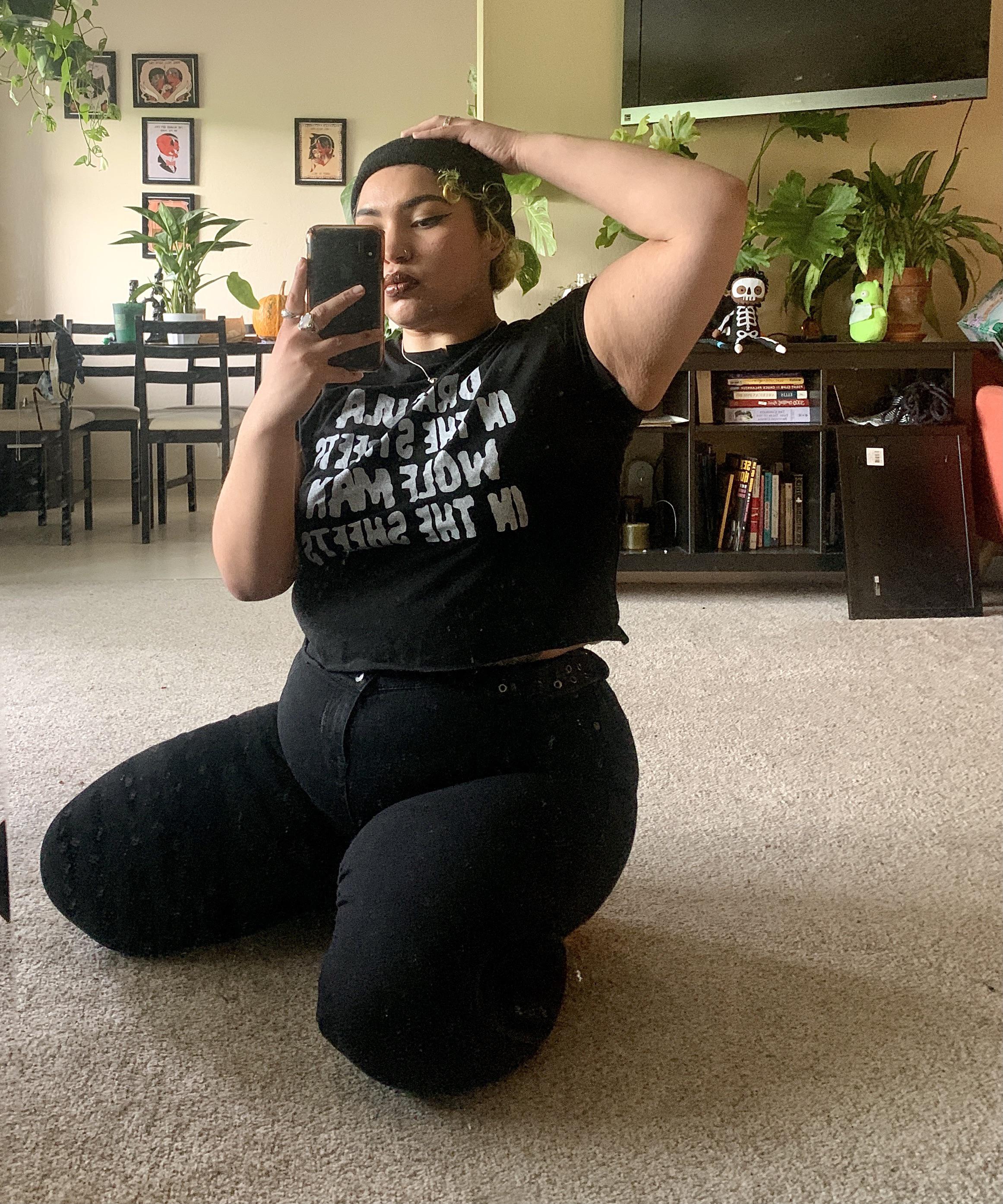 Ur favorite fat grrrl ready to be squished 🥰 | Scrolller