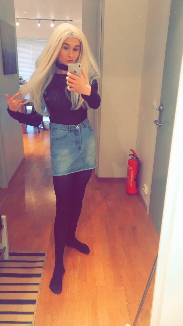 Do You Like My Outfit Scrolller
