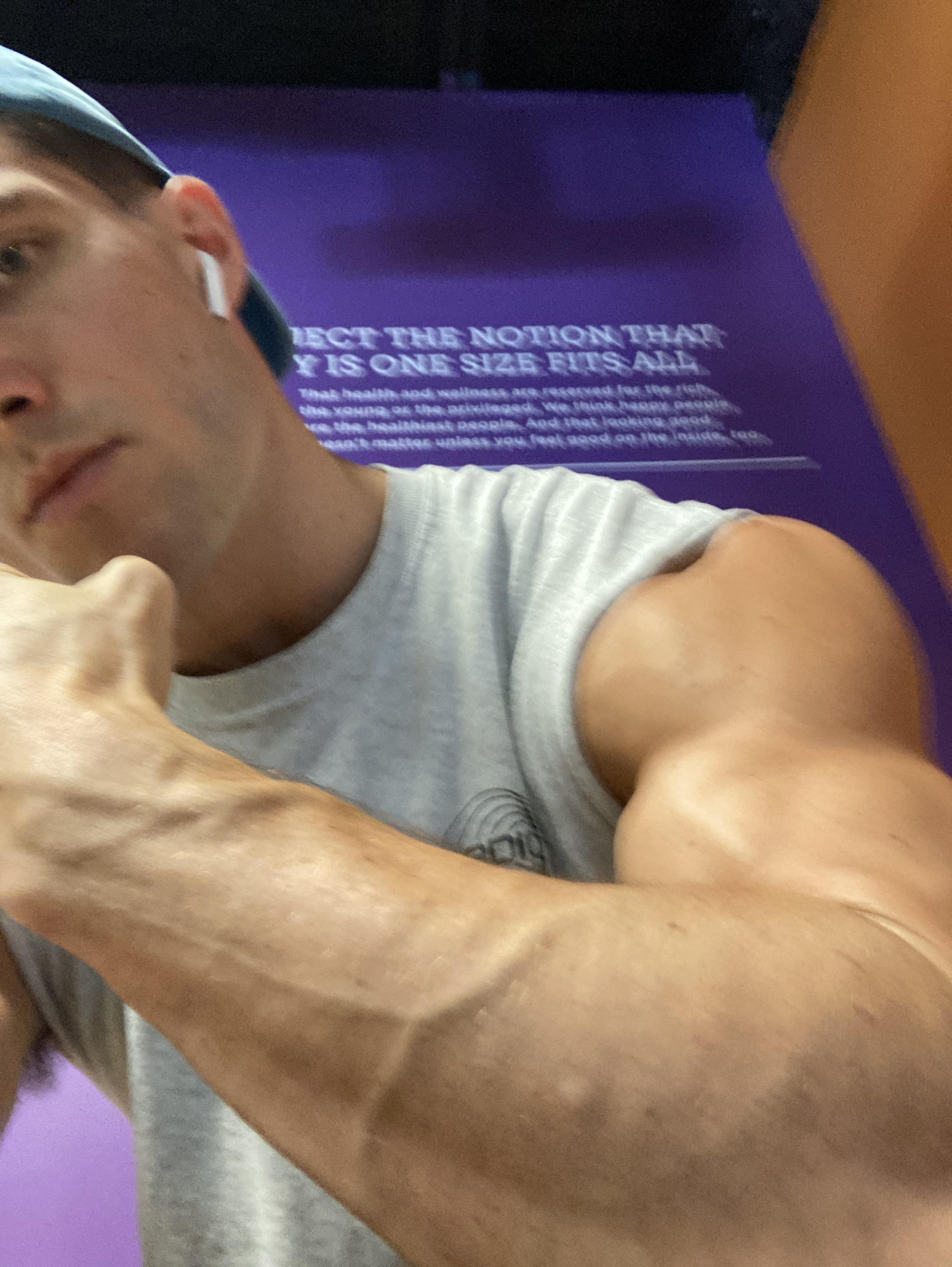 I know you wanna touch these veins | Scrolller