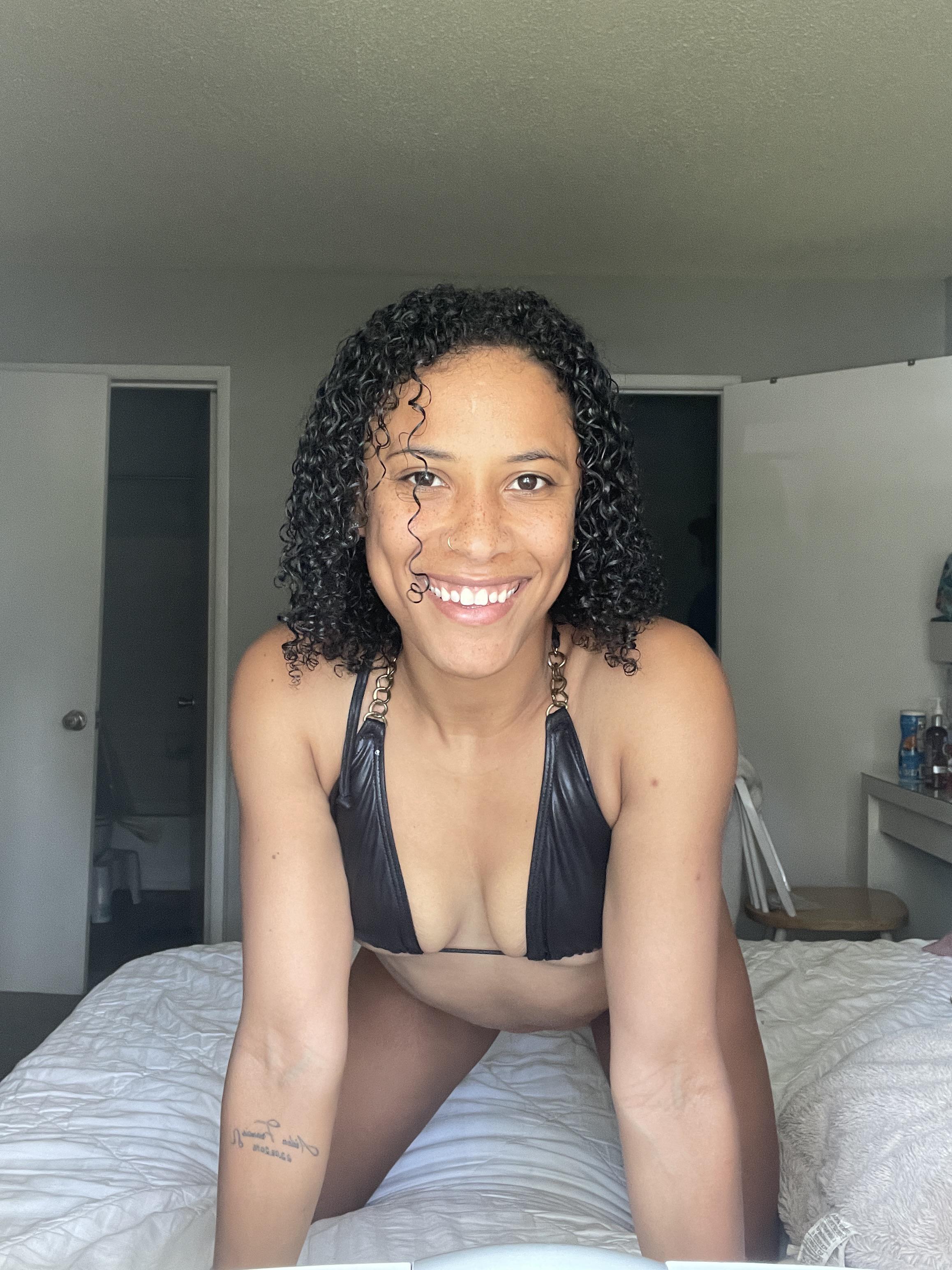 I like it here. 😋🥰 | Scrolller