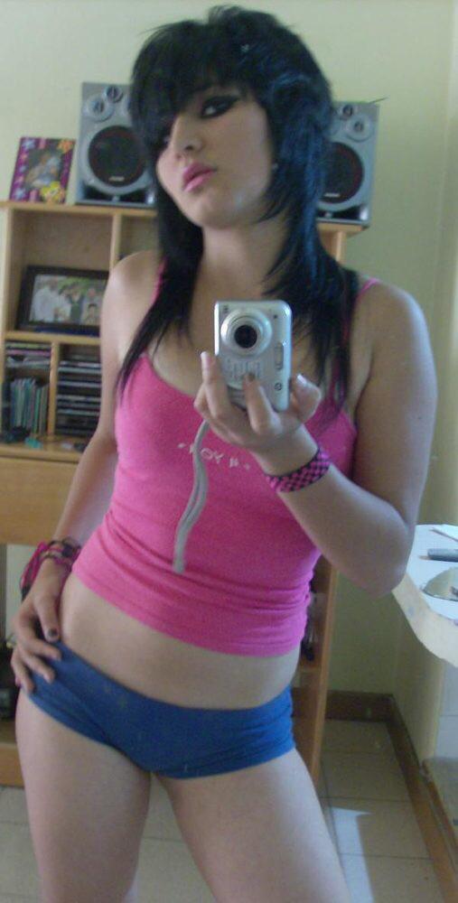 I like the color combination | Scrolller