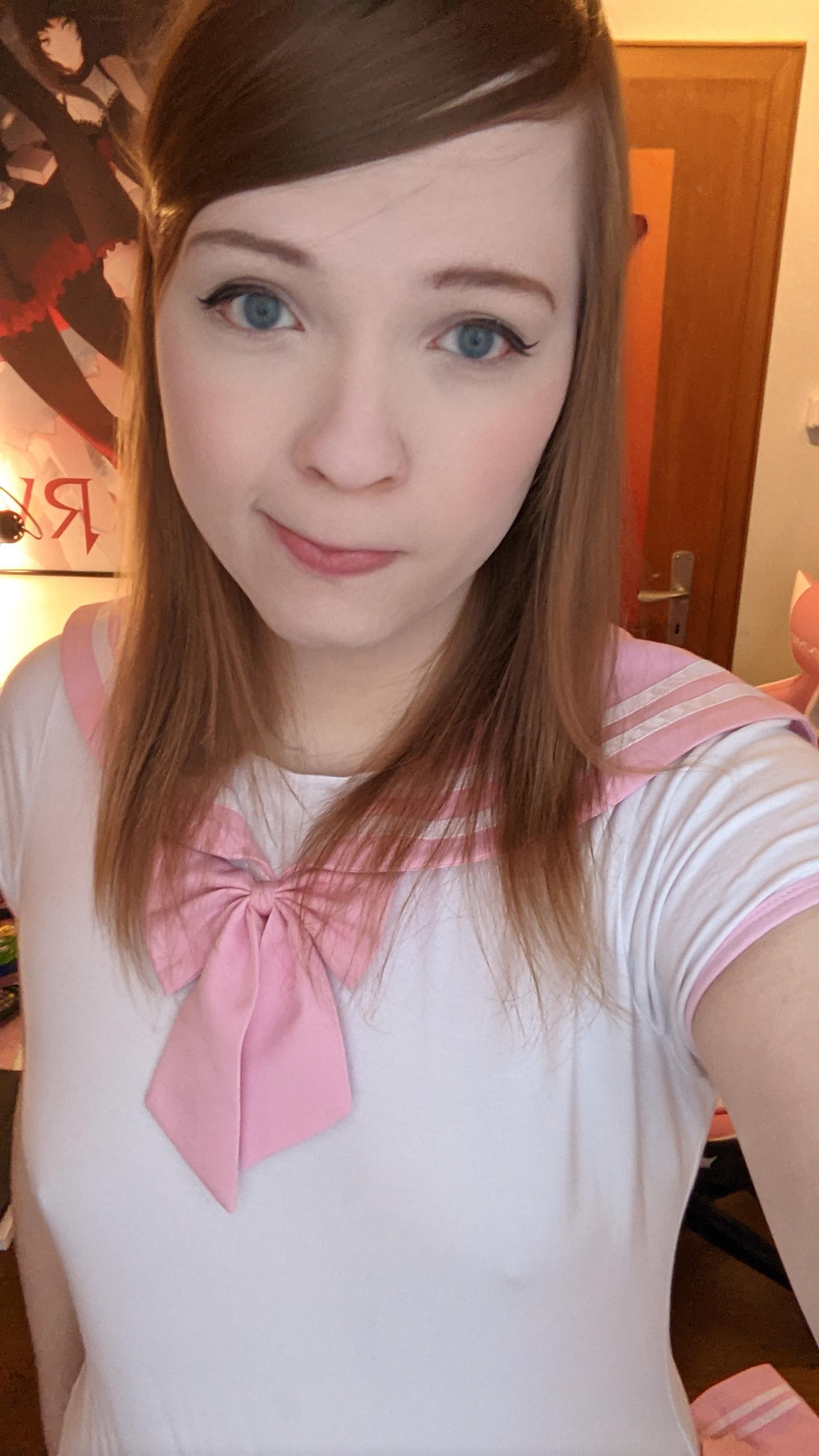 I like this outfit so much ☺️ | Scrolller