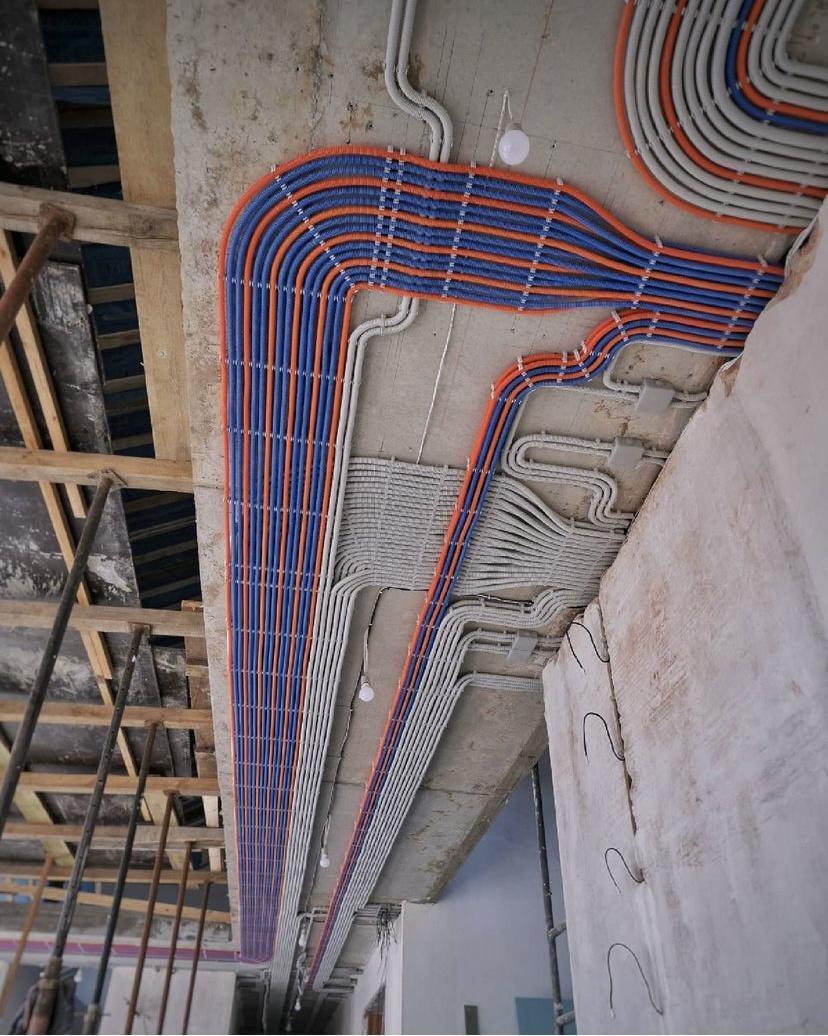 Cable management | Scrolller