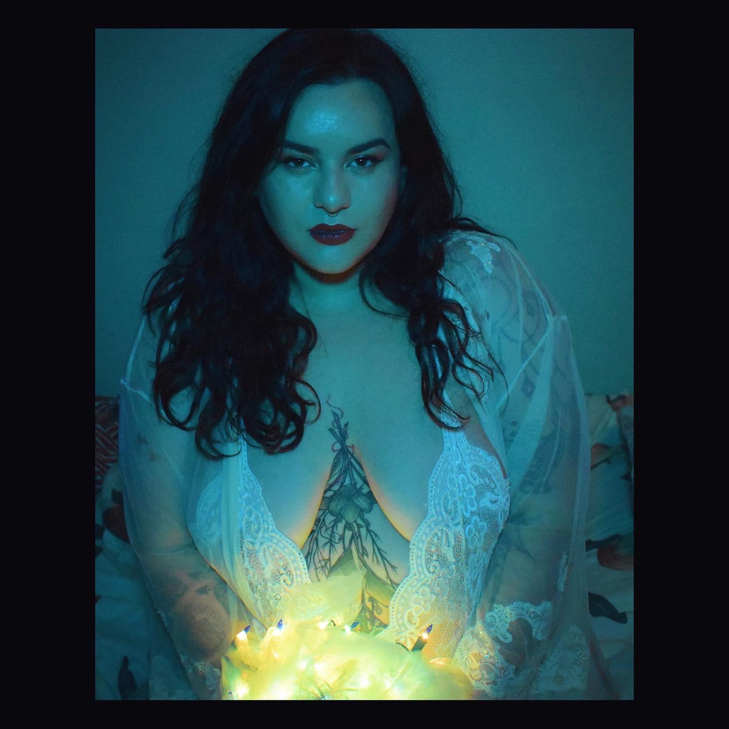 I’ll bathe you in the crystal light that sleeps between my thighs | Scrolller