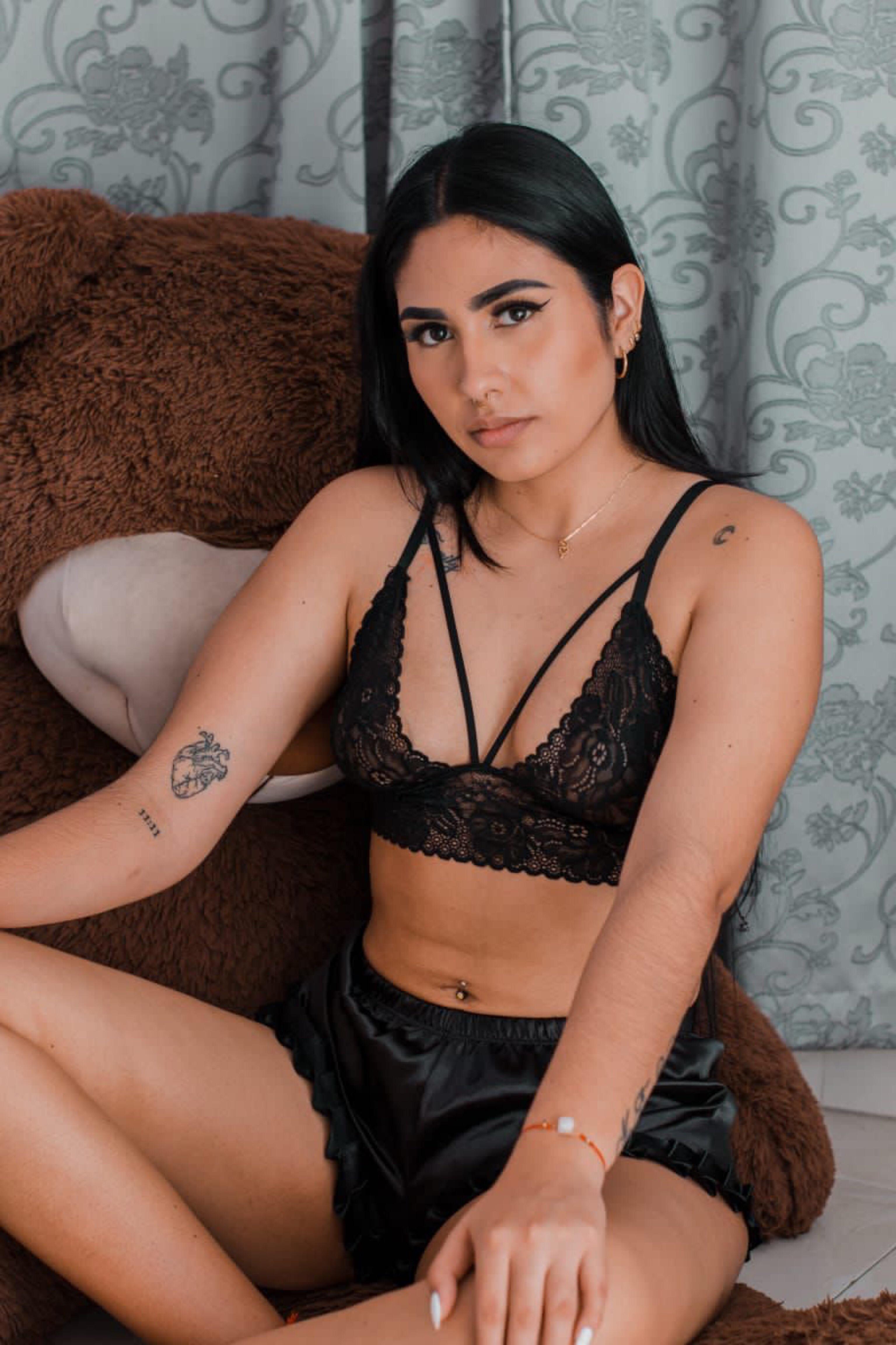 I’ll do anything for daddy 😊 | Scrolller