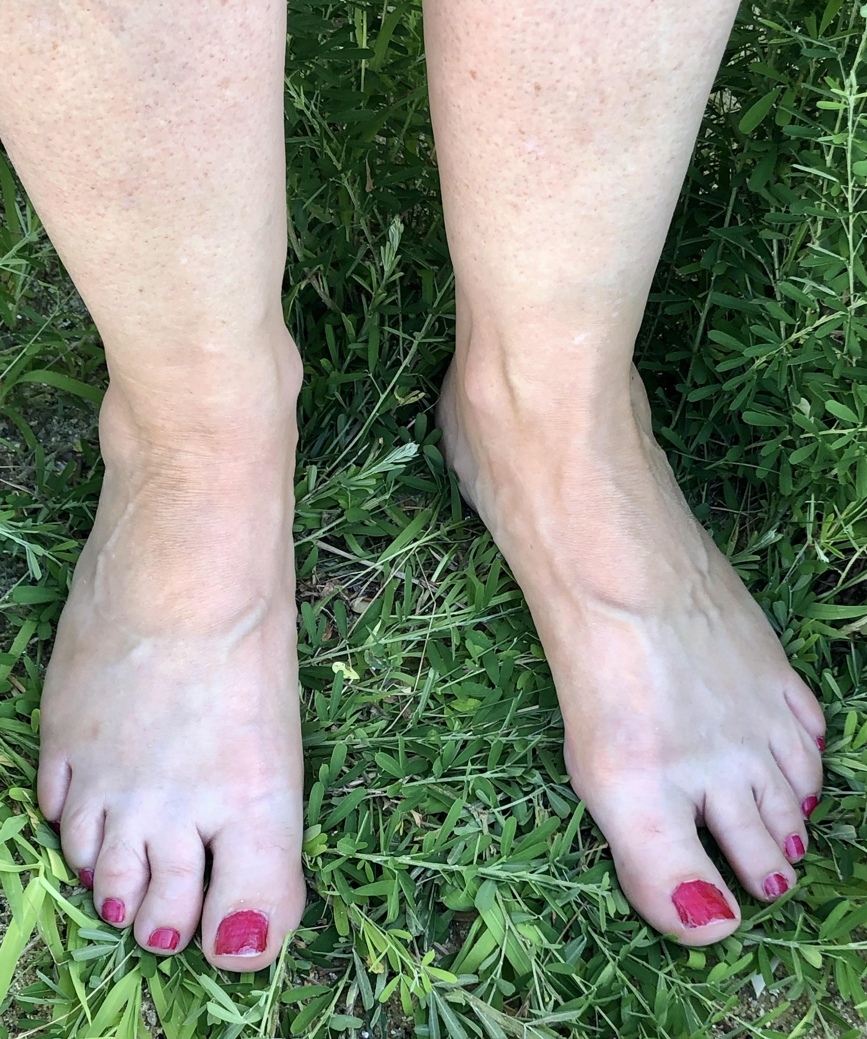 I love being barefoot outside! | Scrolller