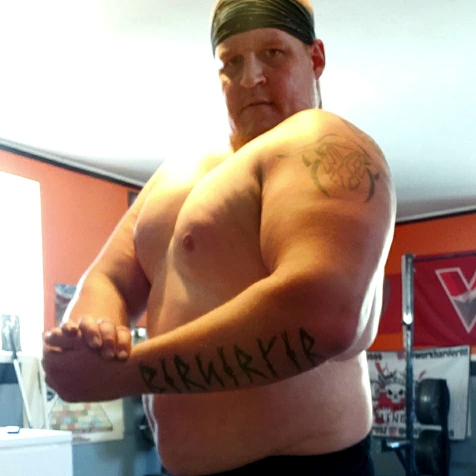 I love lifting! Who would join me for a hard workout?! We get hot and sweaty and love every ...