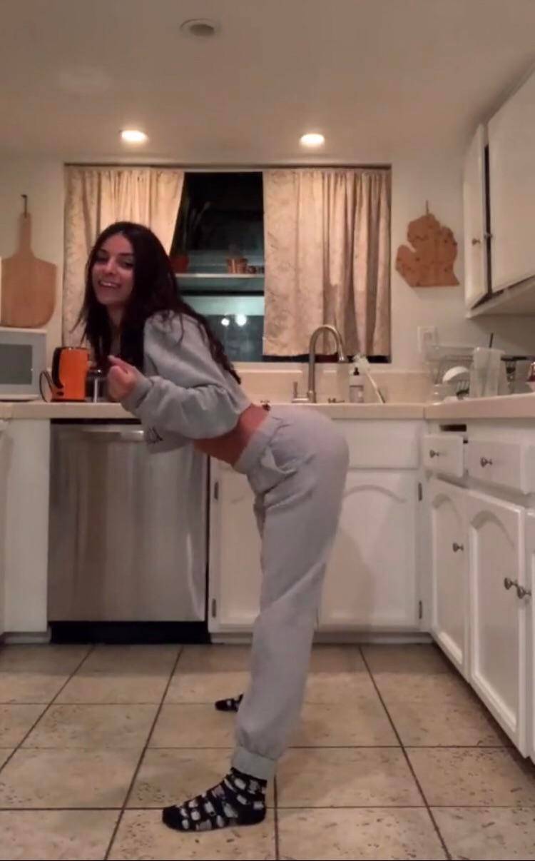 I love wearing sweatpants only 😋 | Scrolller