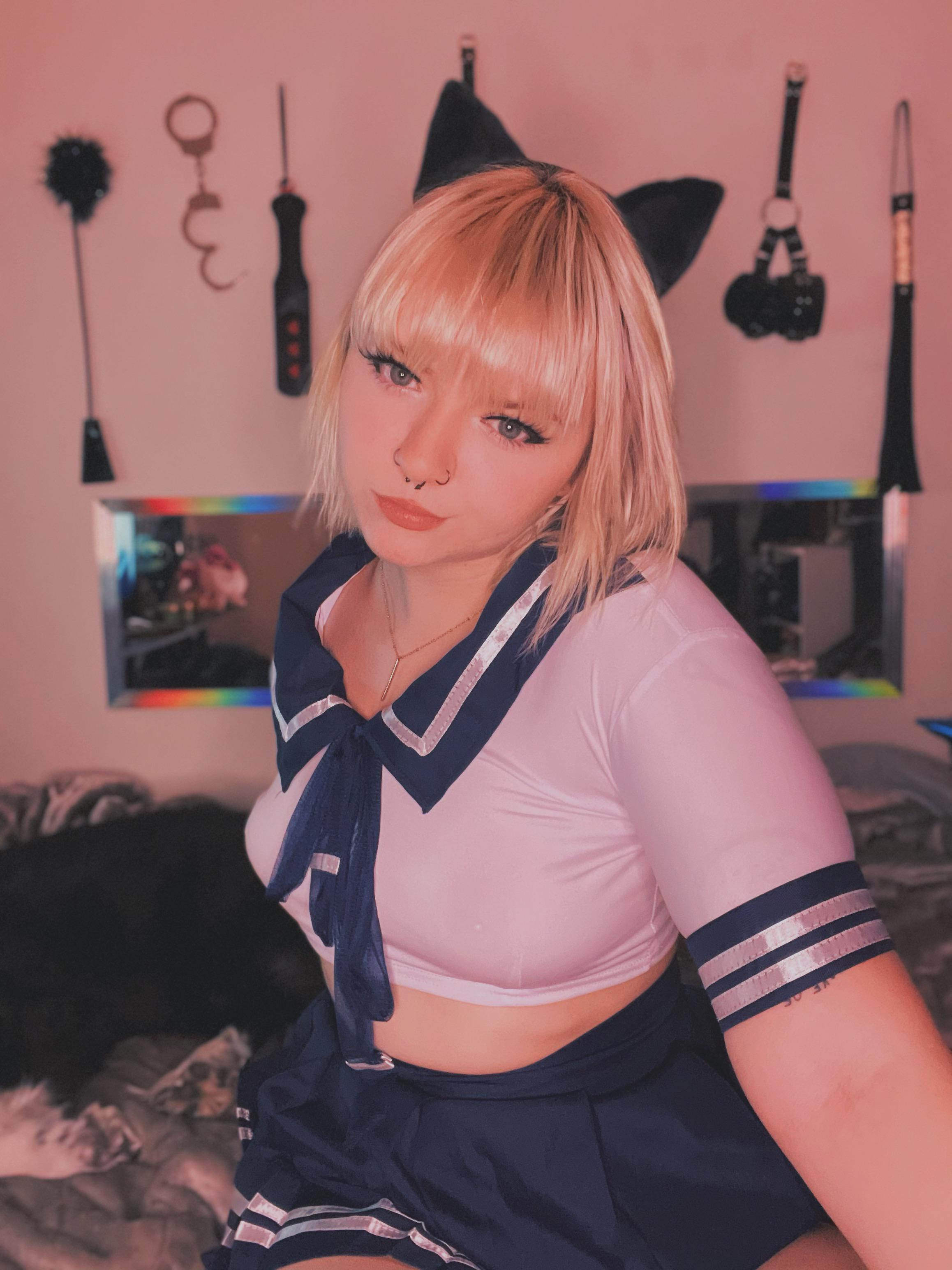 Why do I look so mean in this one! I promise you can pet me I won’t bite 🥺 | Scrolller