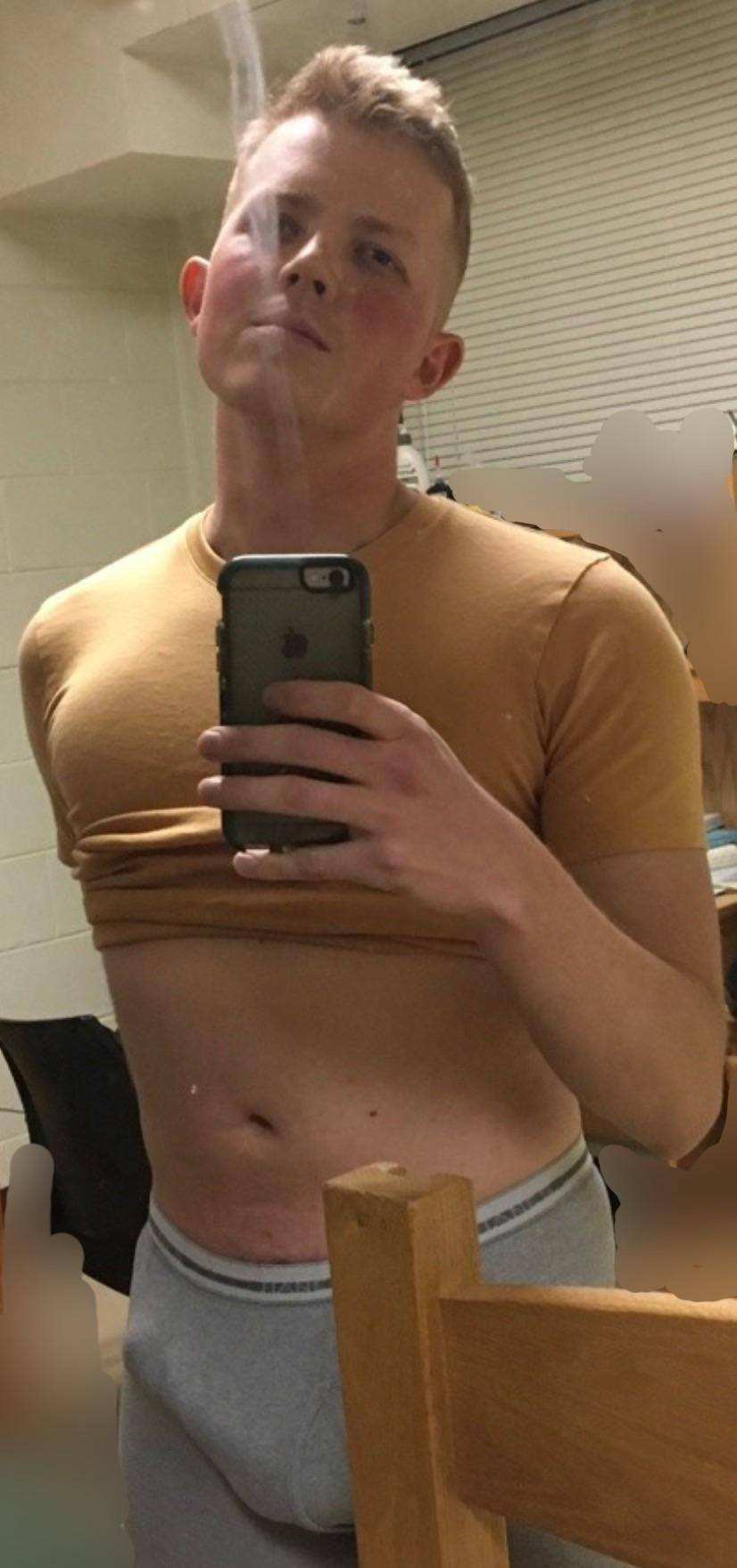 I’m alone now. Straight. | Scrolller