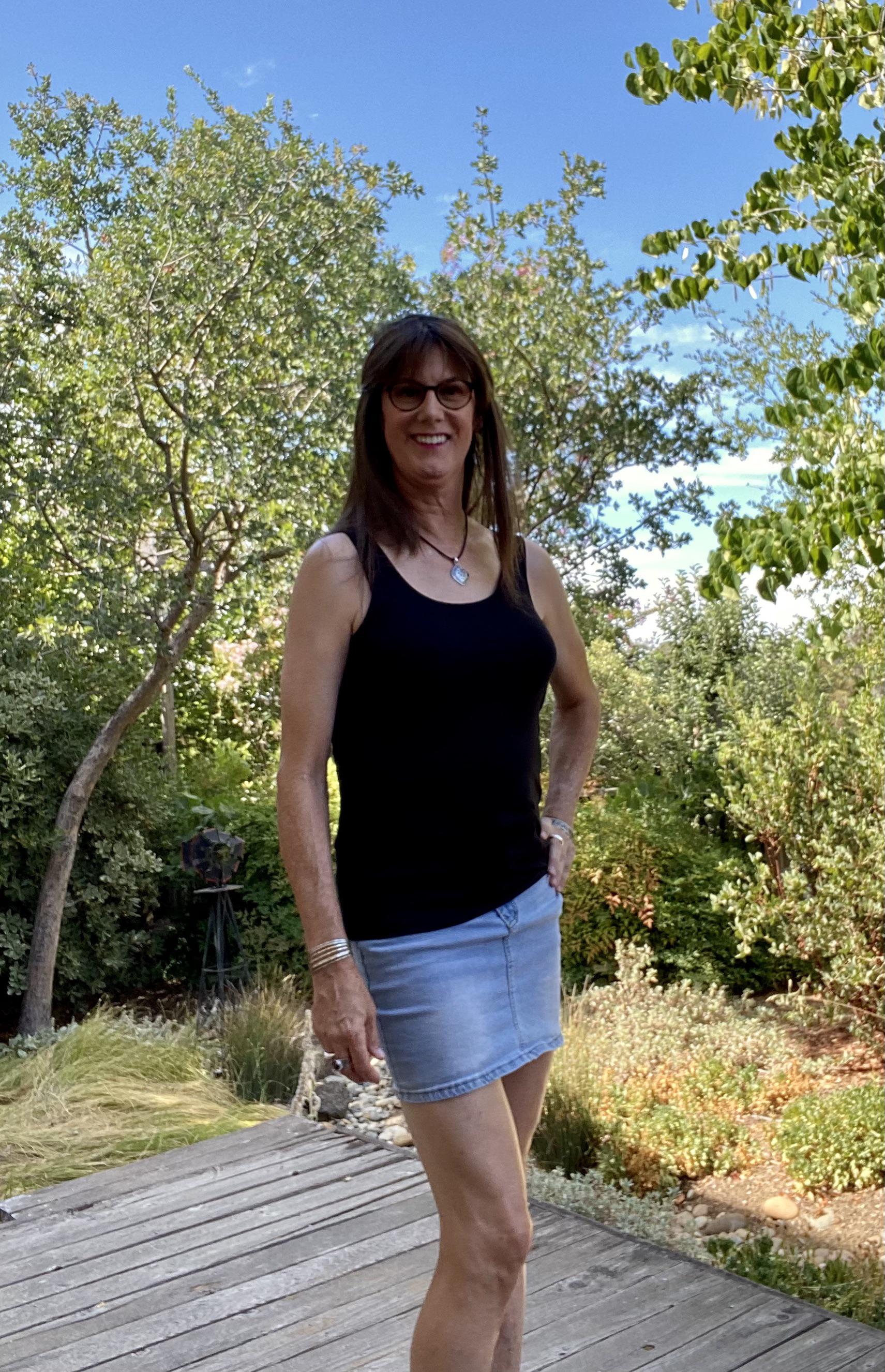 I’m having friends over for the first time and I’m nervous. | Scrolller