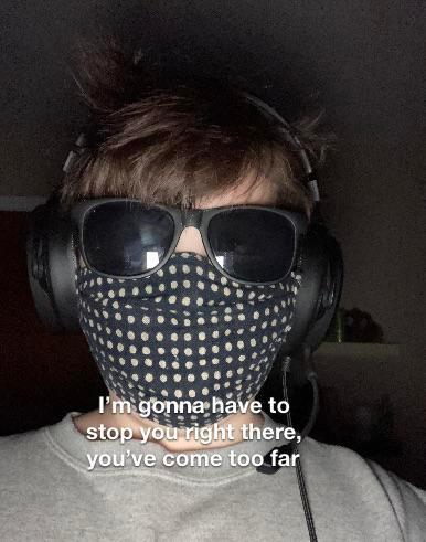 I made a Lock Screen photo, use my face as a bodyguard | Scrolller