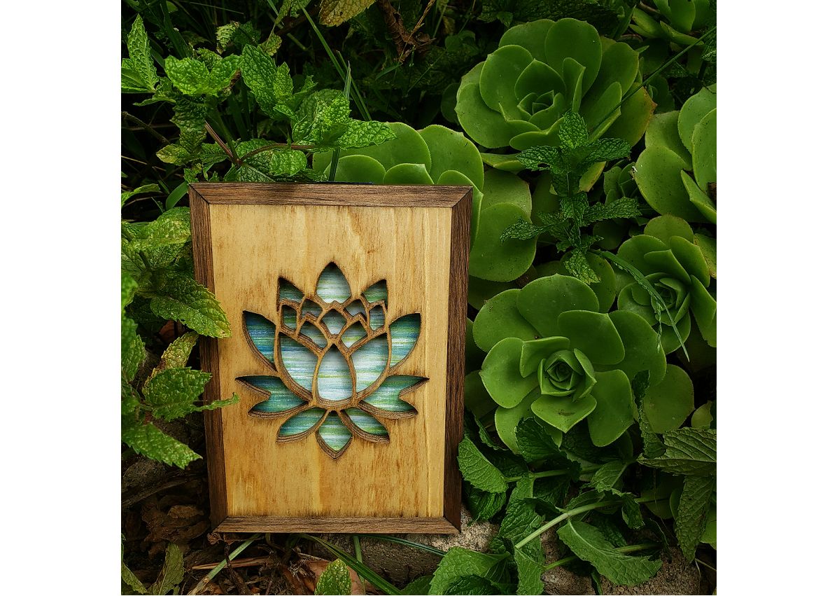 I made a lotus flower picture frame. | Scrolller