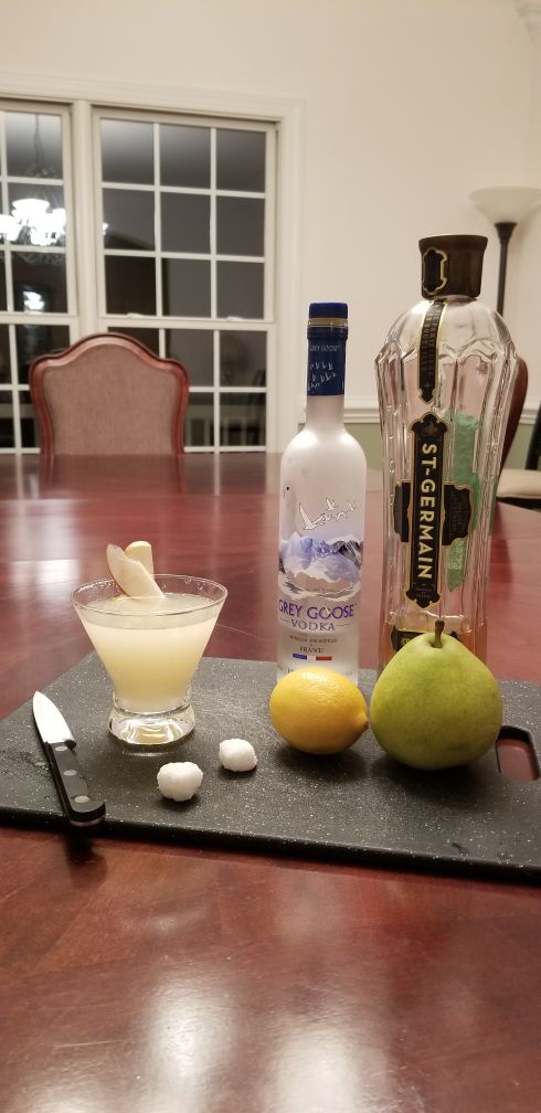 I made a pear martini for my wife. | Scrolller