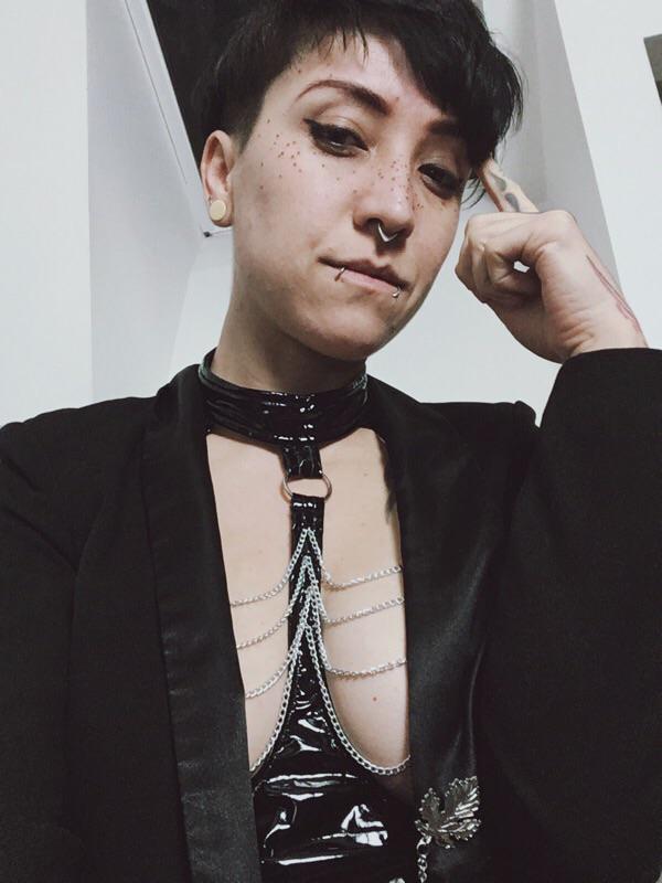 Haven’t posted in a while... I felt hot 🔥 | Scrolller