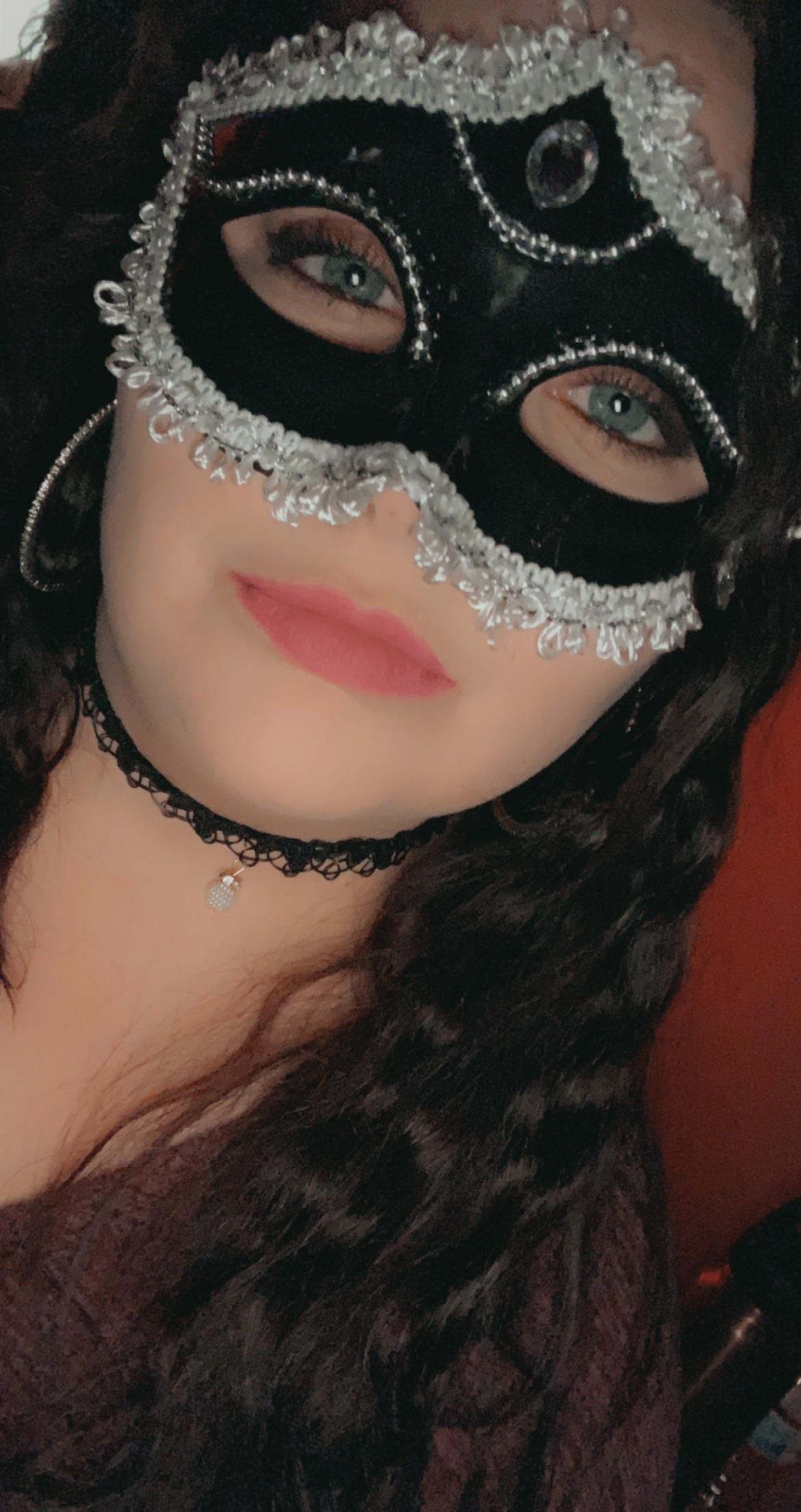 I 🖤 my masks. Do you?! 💋😉 | Scrolller