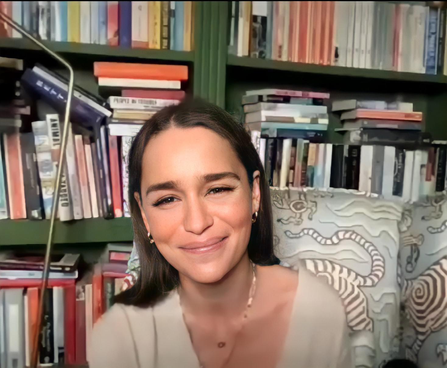 I need Emilia Clarke so bad | Scrolller