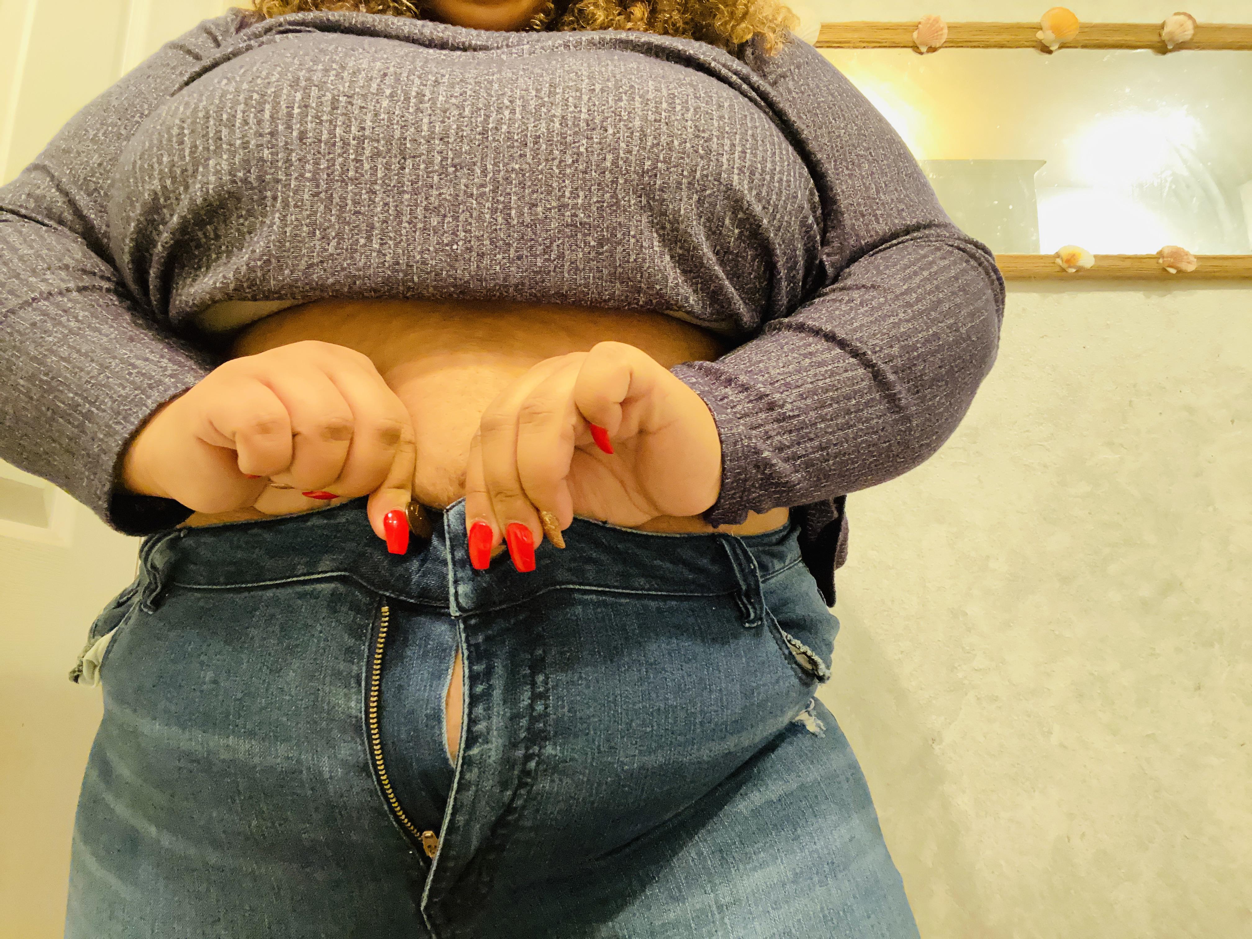 I need to unbutton them I’m so full💦👅 | Scrolller