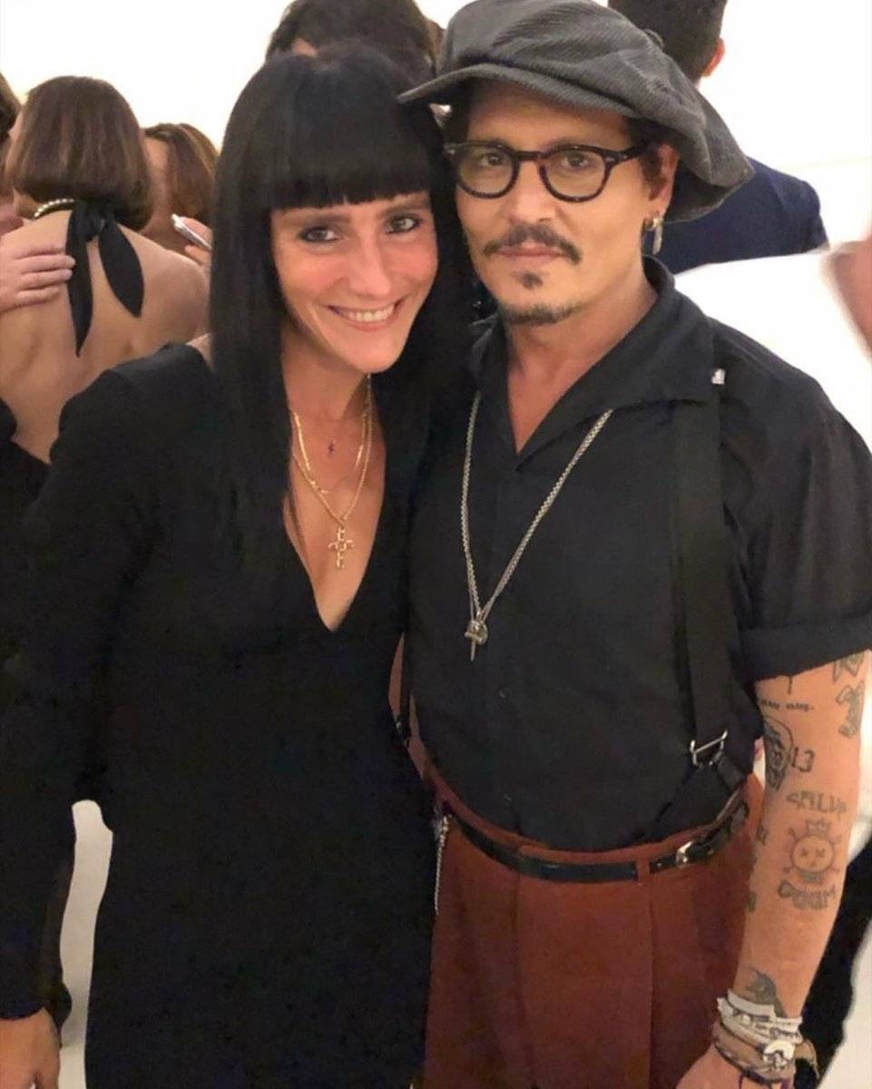 I never knew Linus met Johnny Depp. i'm so jealous. | Scrolller